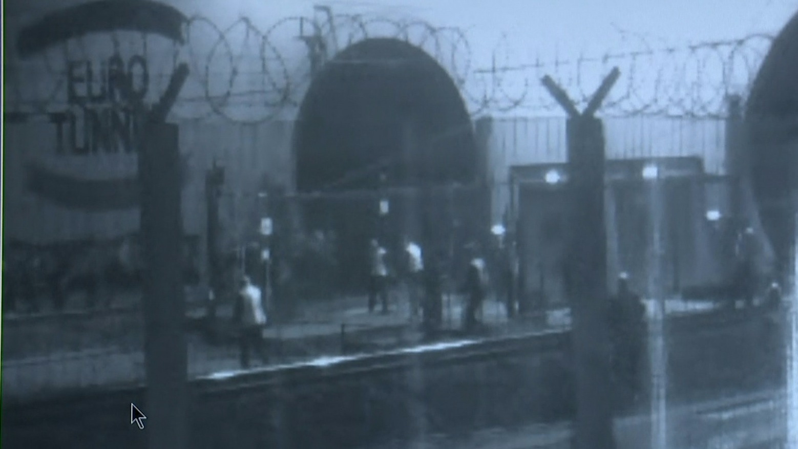 ITV News gains access to Eurotunnel's security operation to see CCTV of ...