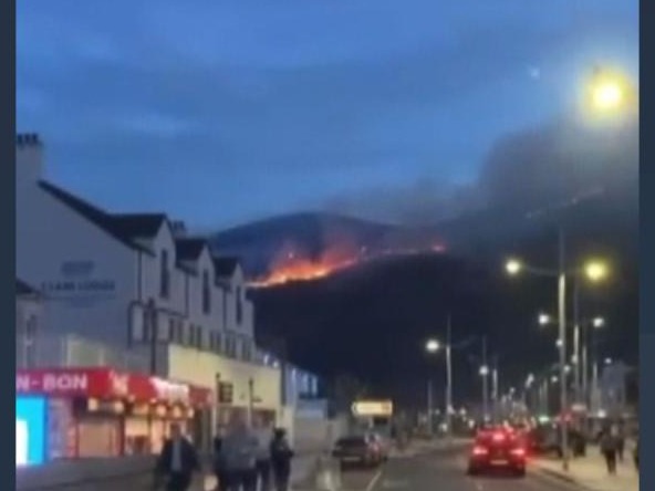 Firefighters battle large gorse fire in Mournes | UTV | ITV News