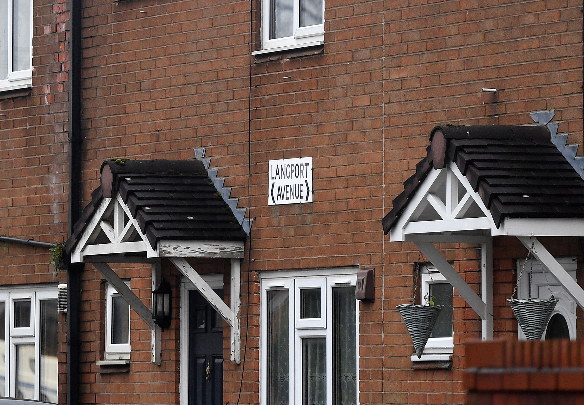 Manchester mother handed £10,000 for hosting gathering with '35 people ...