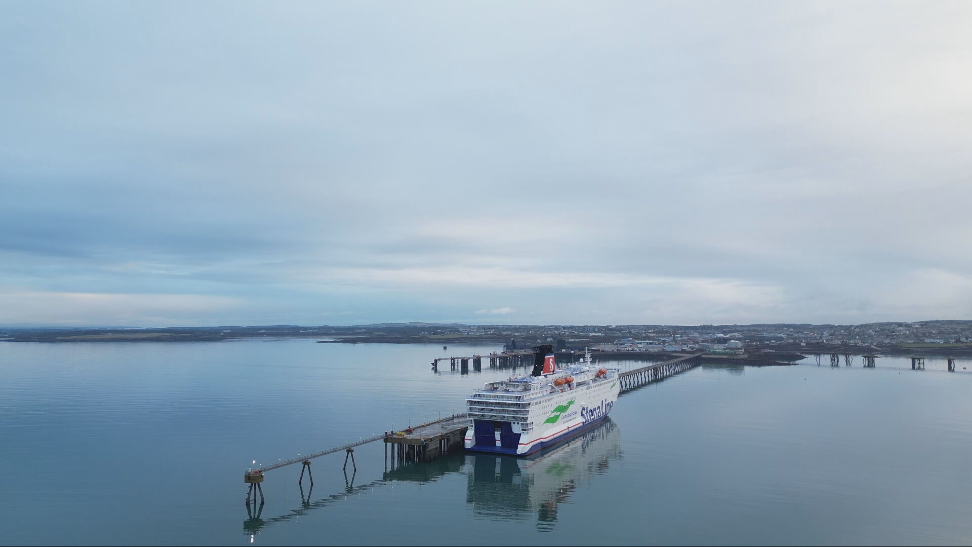 Holyhead Port closure: Fears over Christmas goods and holiday travel ...