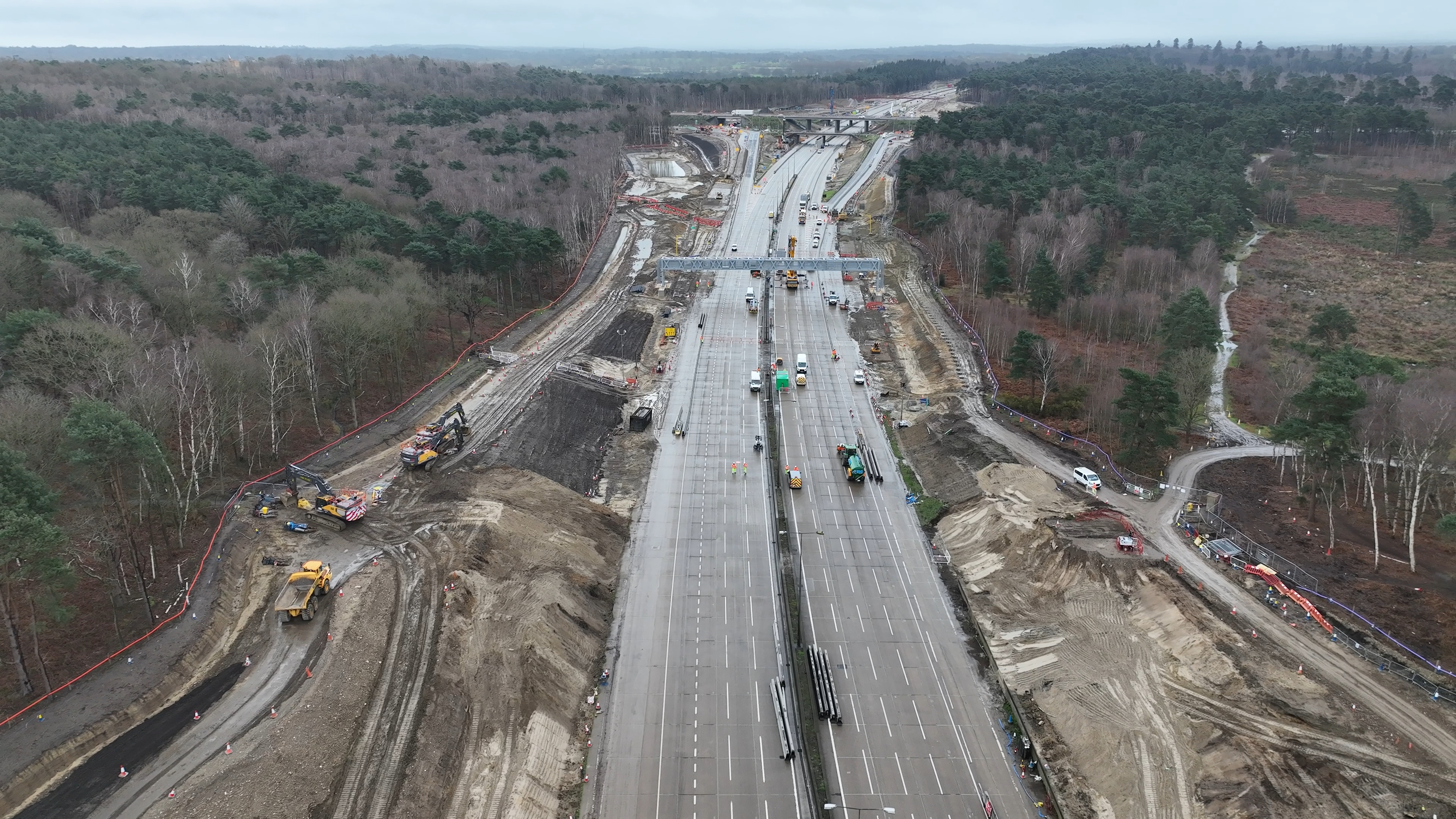 M25 in Surrey reopens eight hours ahead of schedule | ITV News Meridian