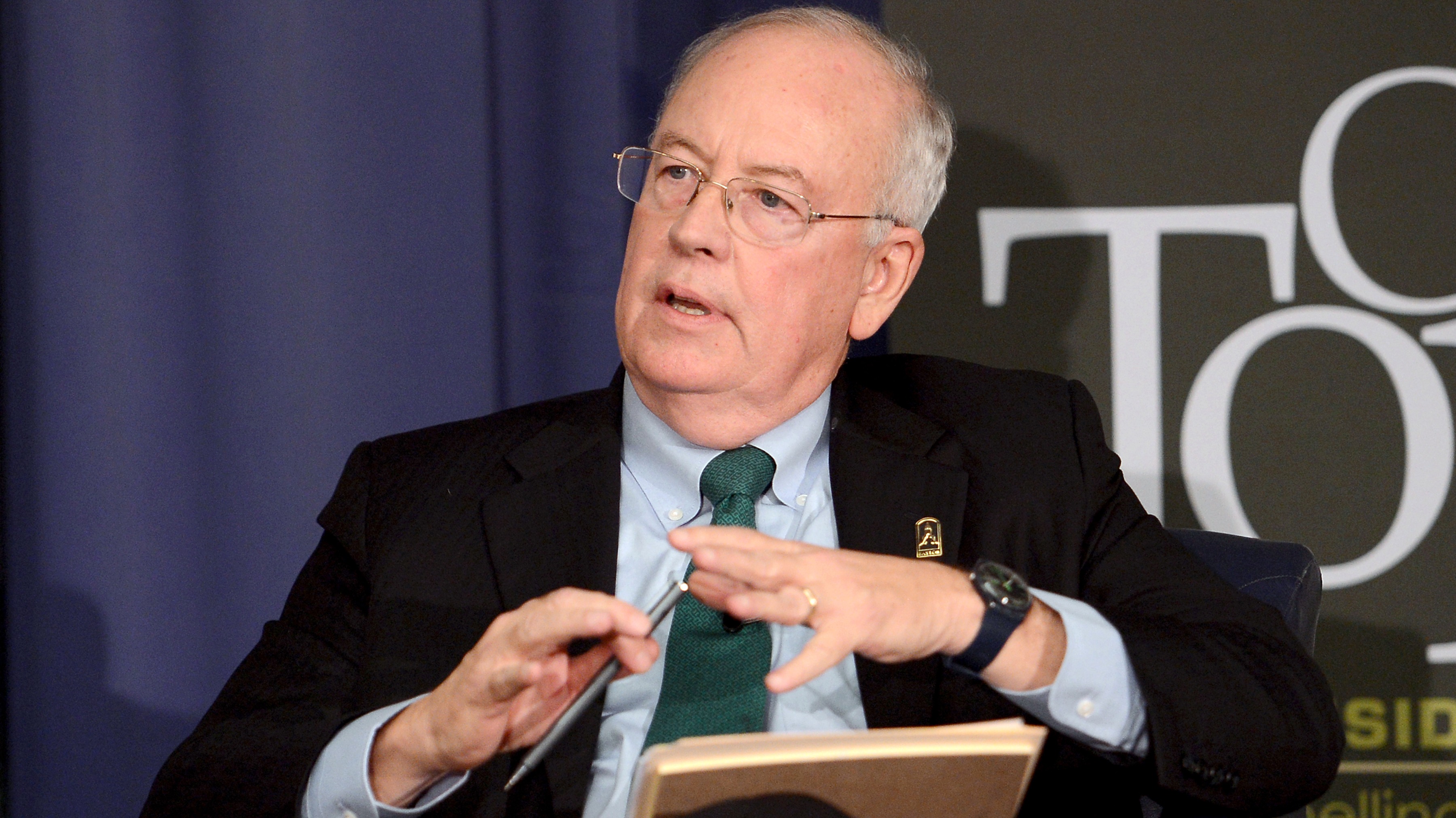 Bill Clinton impeachment investigator Ken Starr dies aged 76 | ITV News