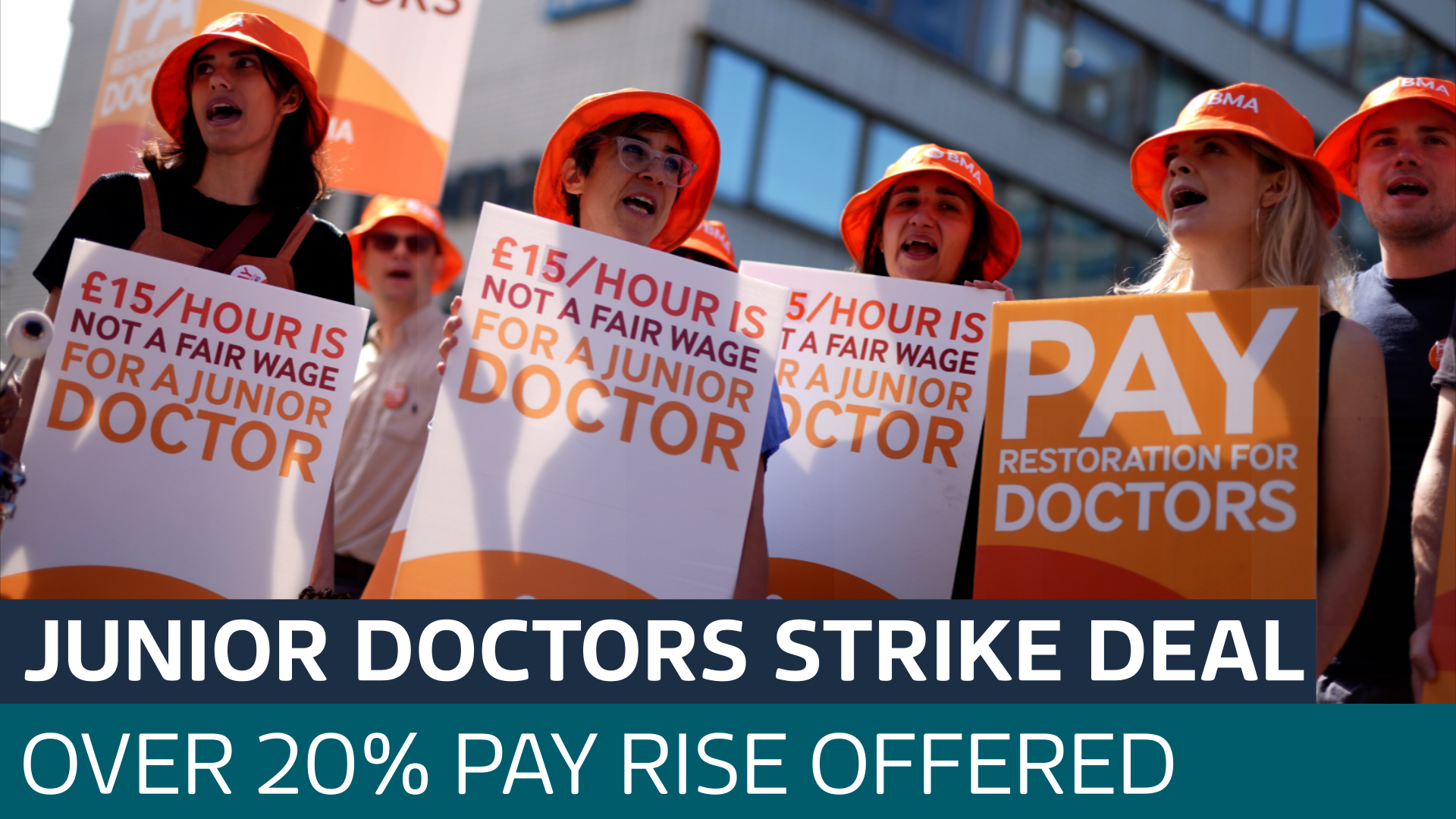 Junior doctors offered 22 per cent pay rise to end strikes - Latest ...