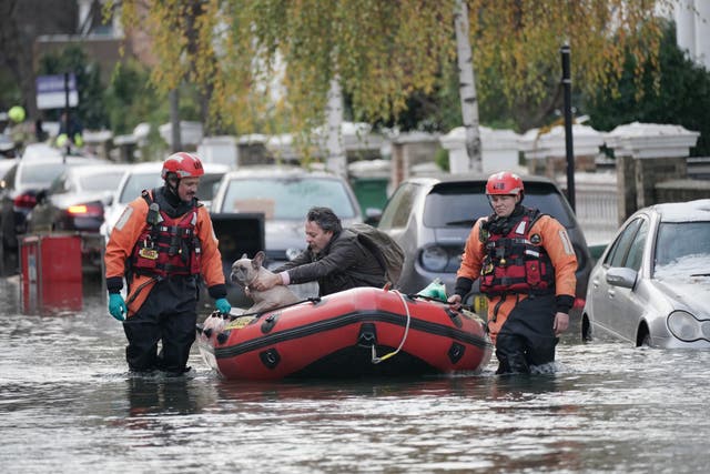 Camden flood: Residents cleaning up after water main bursts on Belsize ...