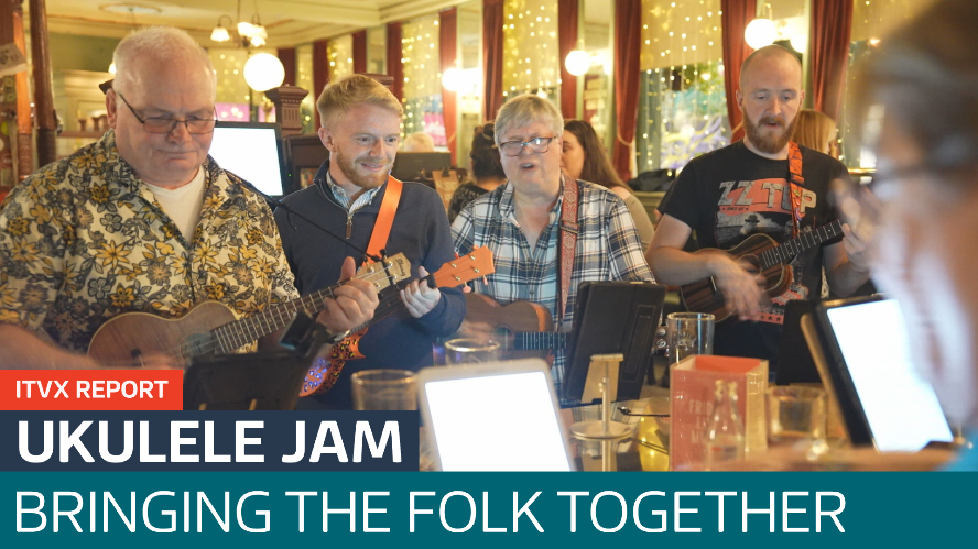 Scores descend on Belfast pub for ukulele jamming session - Latest From ...