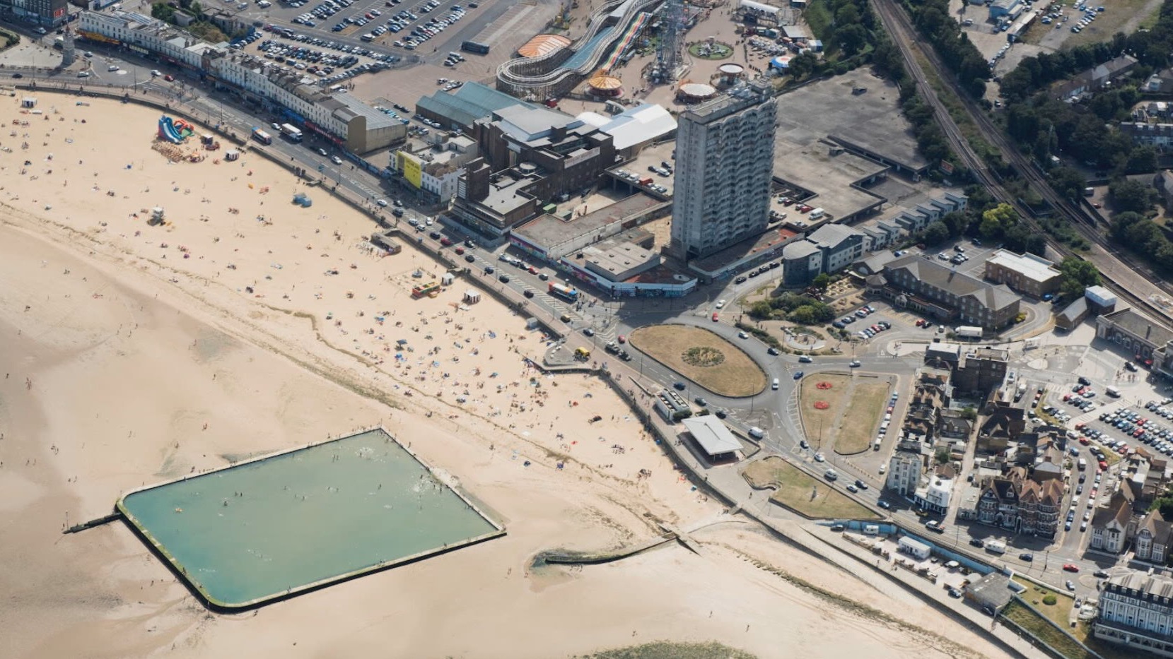 Pool on Margate beach listed at Grade II but no longer permits swimming ...