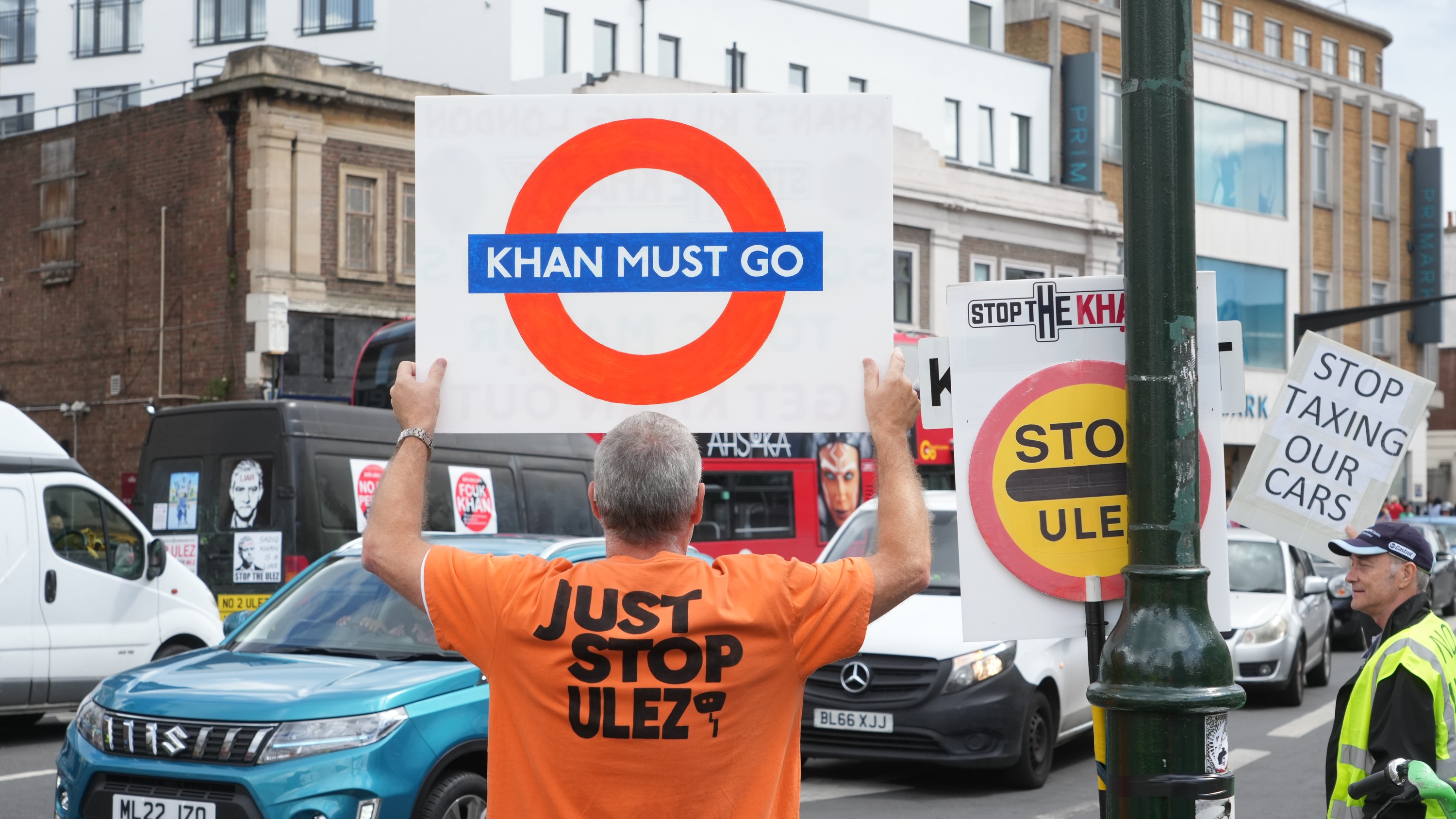 Protesters in South London call for rethink on expansion of ULEZ scheme ...