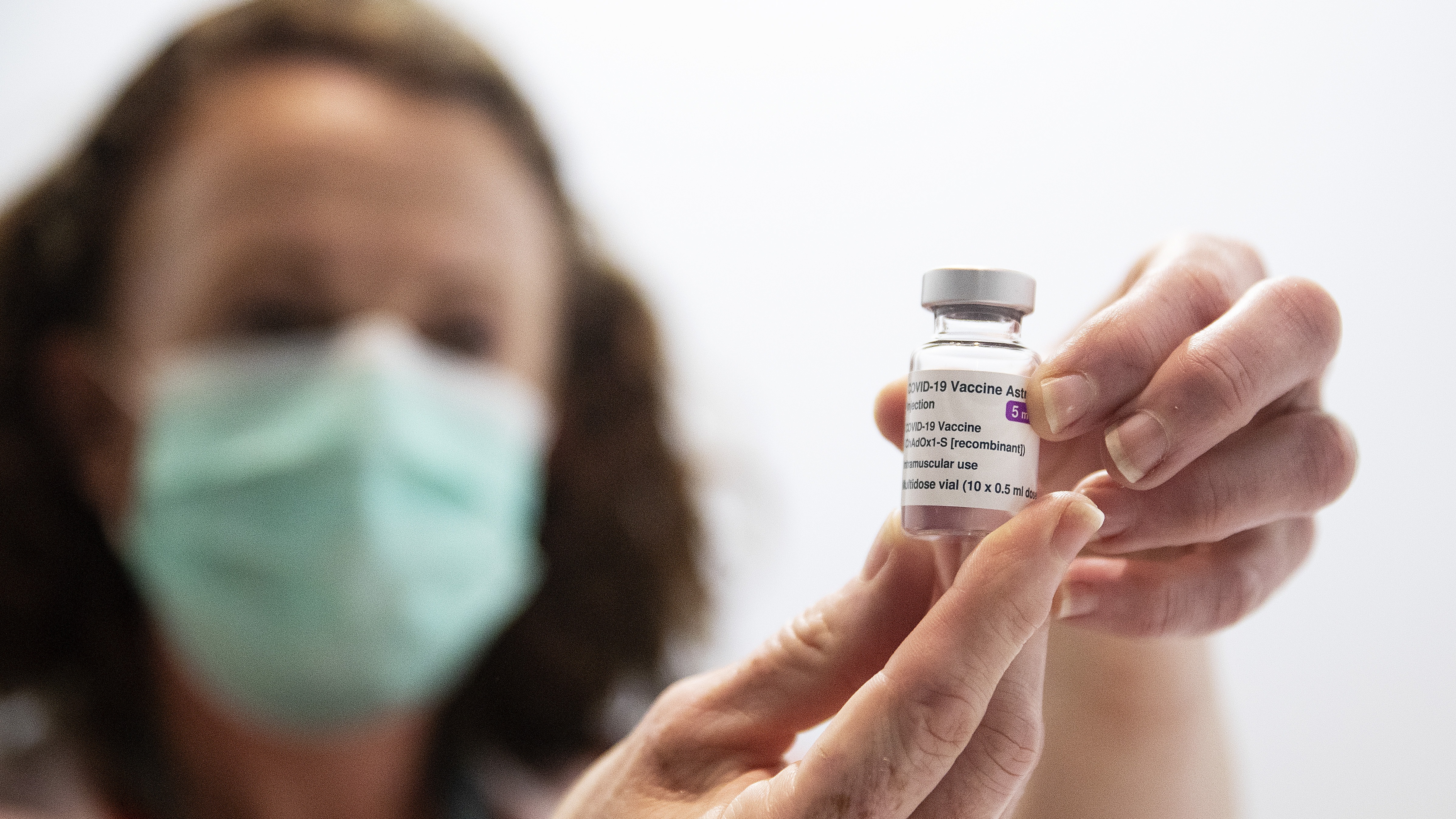 Covid: Doctors urged to be vigilant after three AstraZeneca jab ...