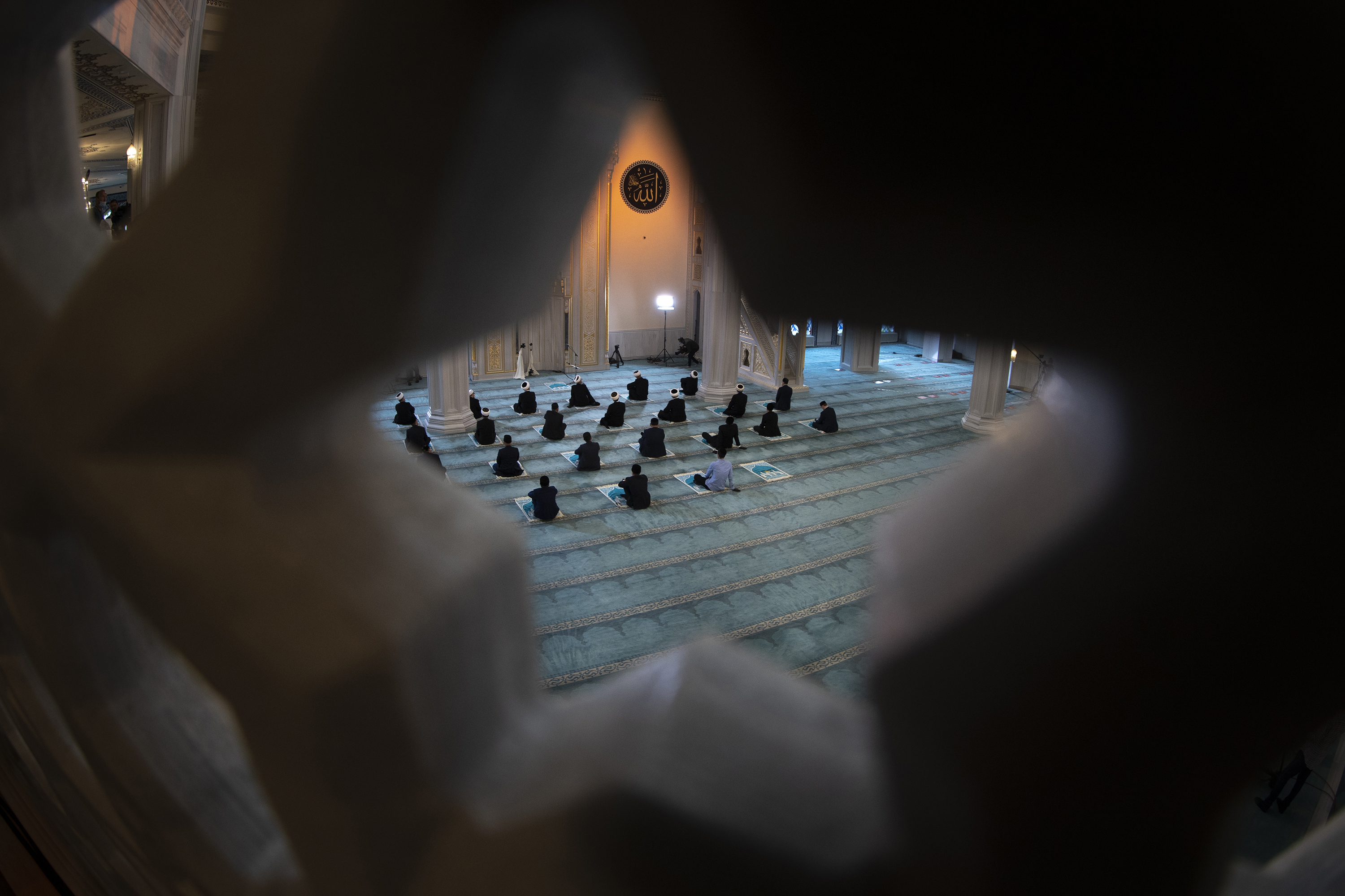 In Pictures: Eid celebrated around the world | ITV News