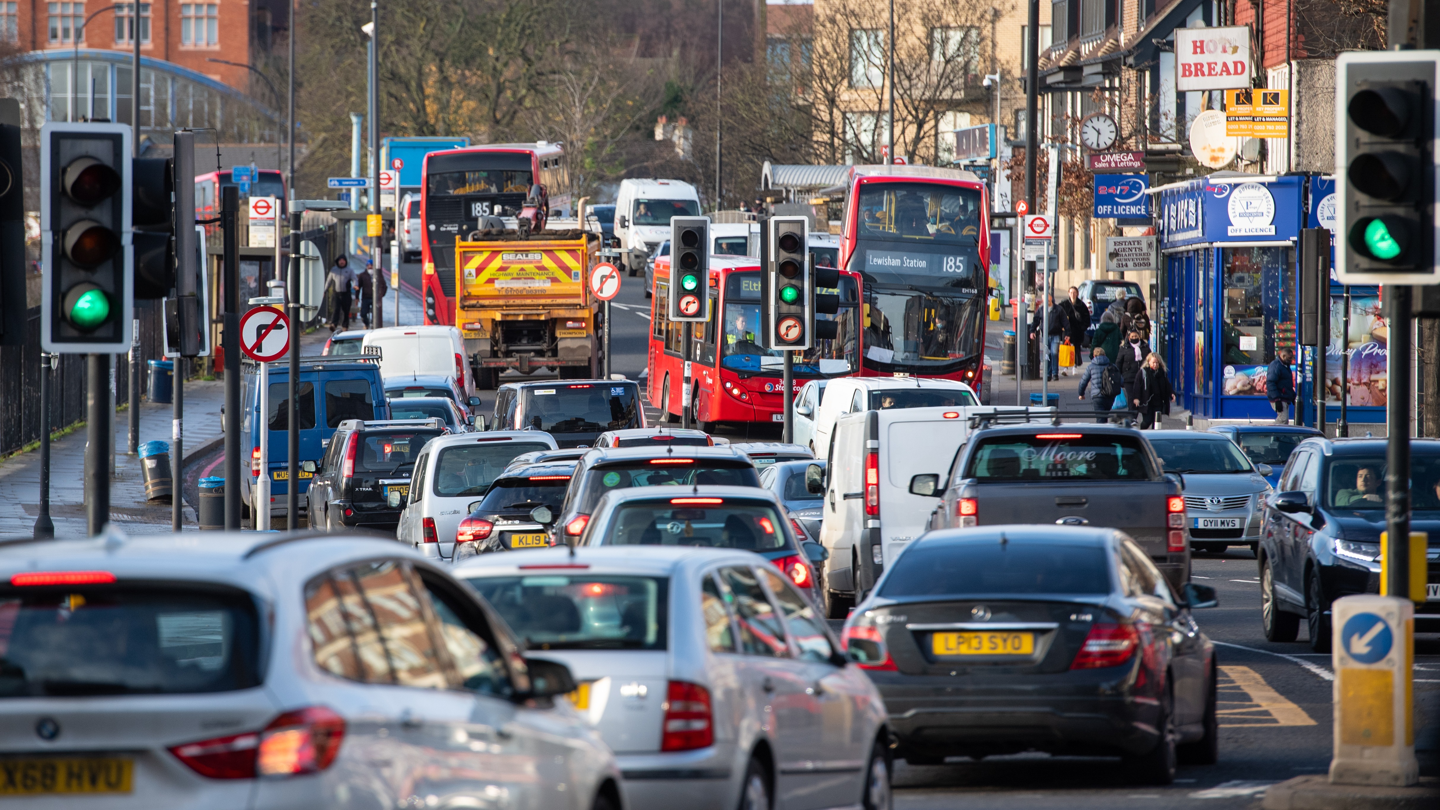 Toxic pollutants in air around 97% of UK addresses, study finds | ITV News