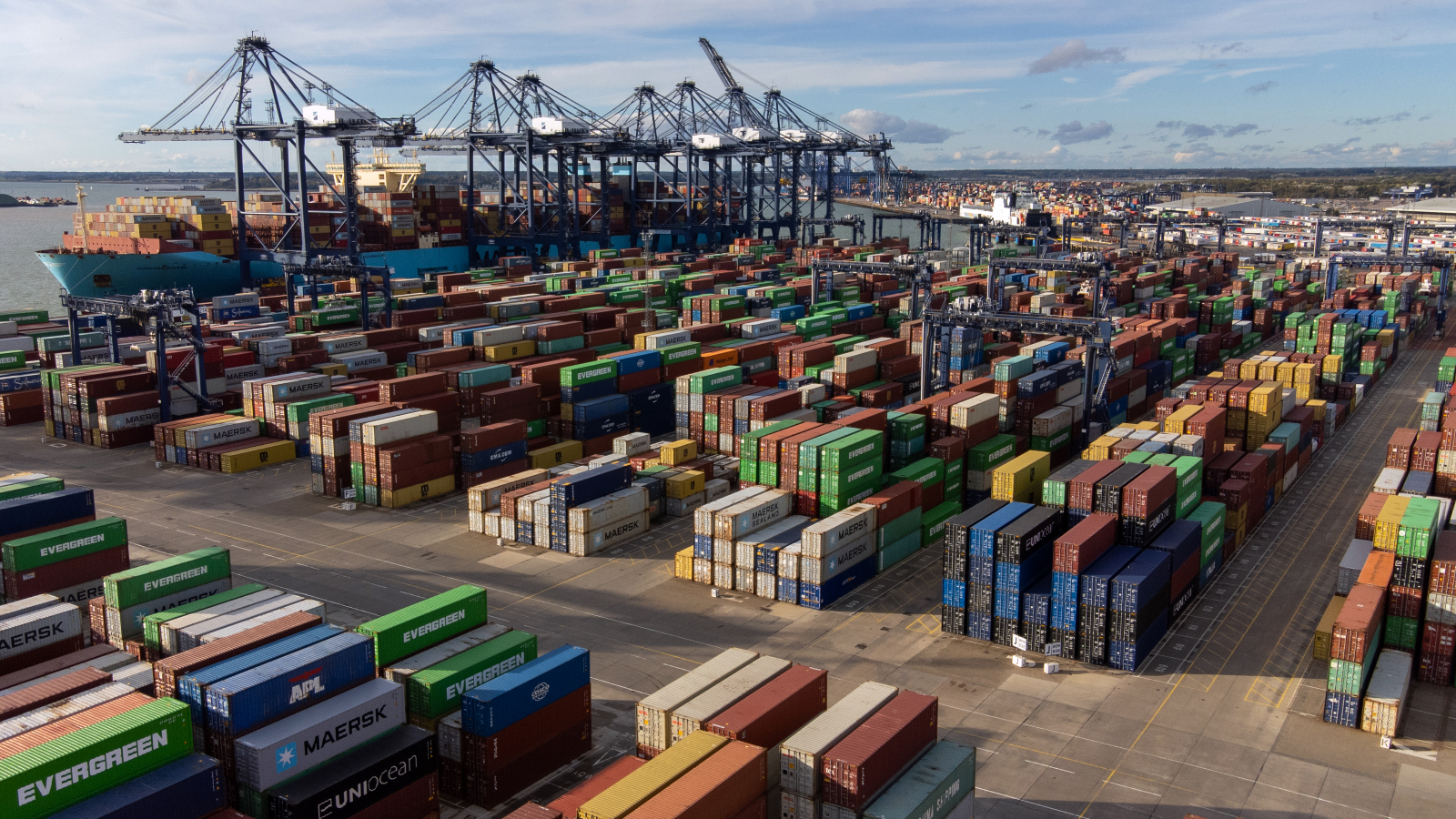 Eight days of strike action starts at UK’s biggest port | ITV News