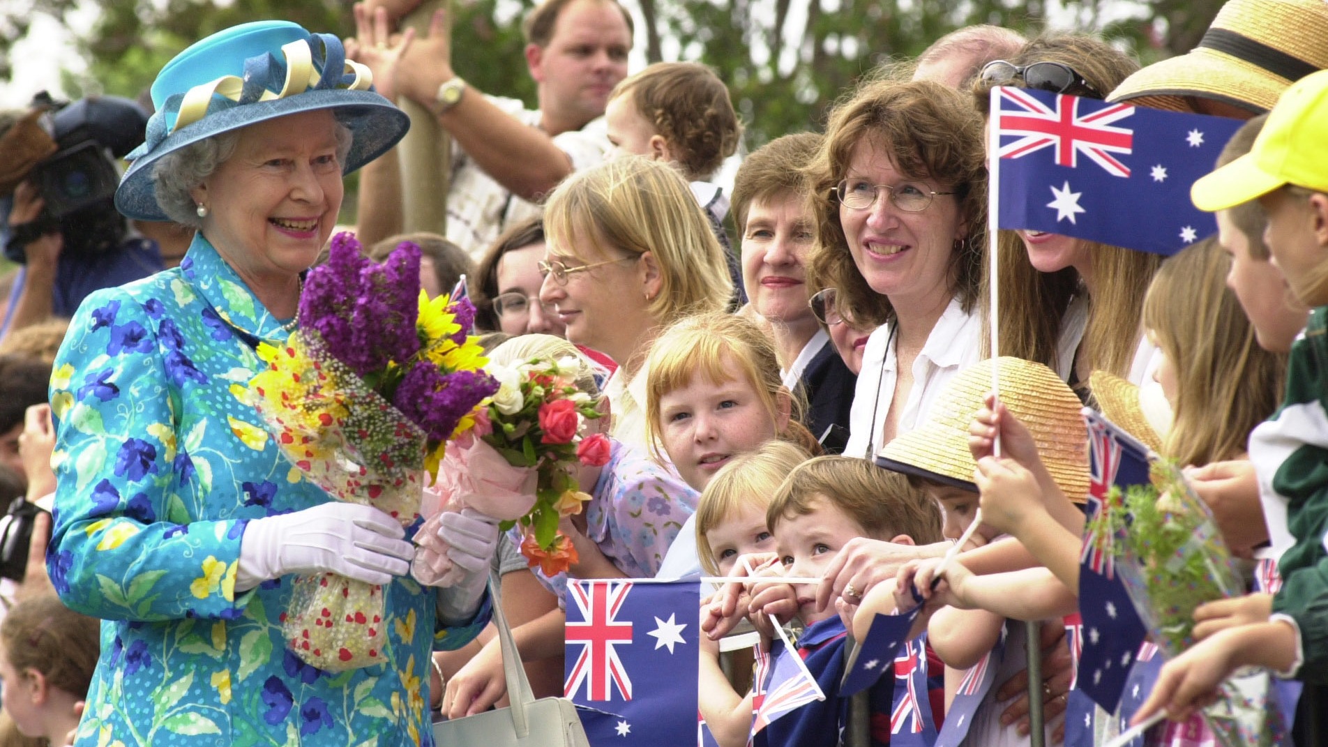 Australia PM won't hold referendum on republic in next three years ...
