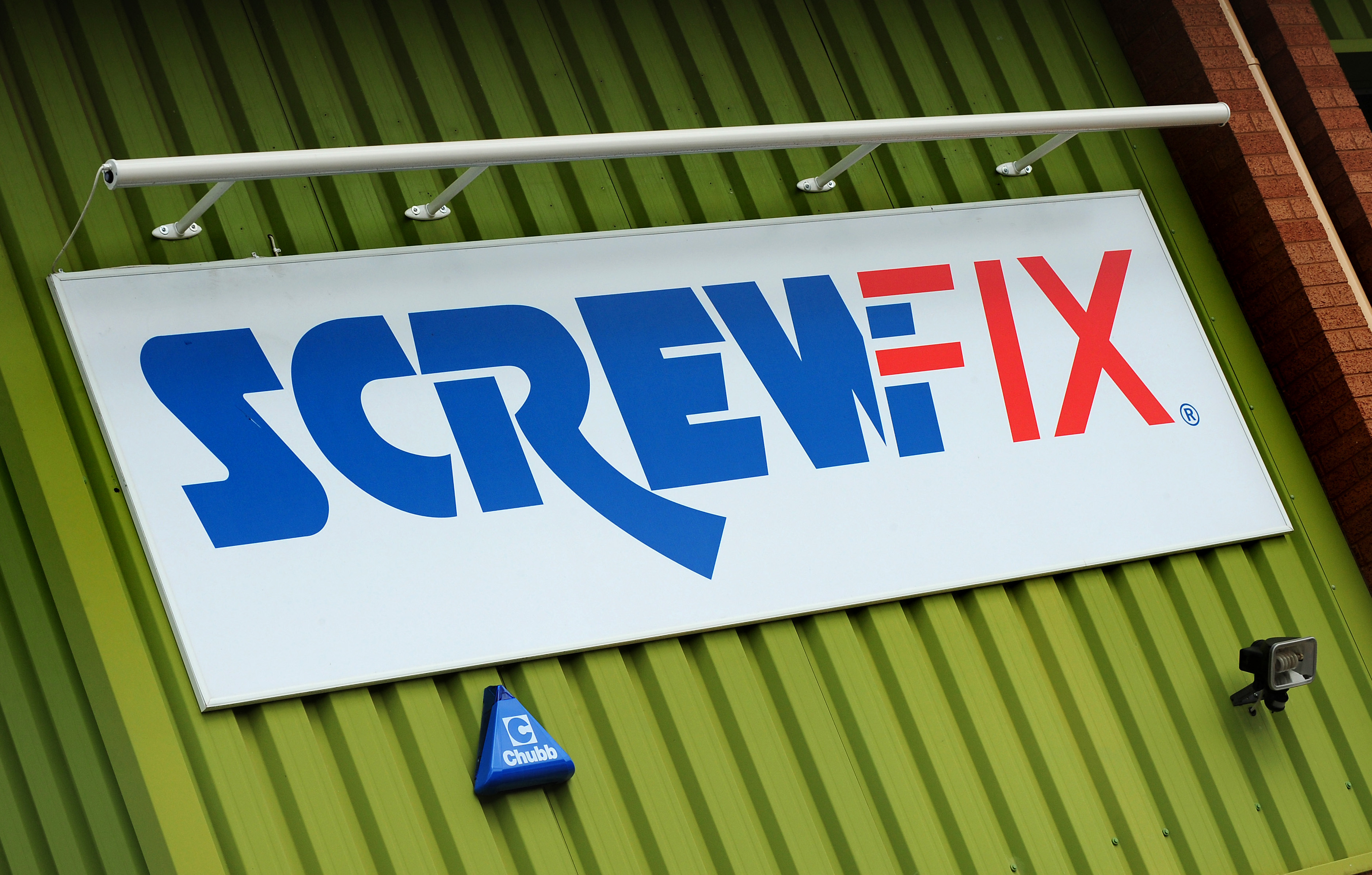 Screwfix to open 80 stores with 800 new jobs | ITV News