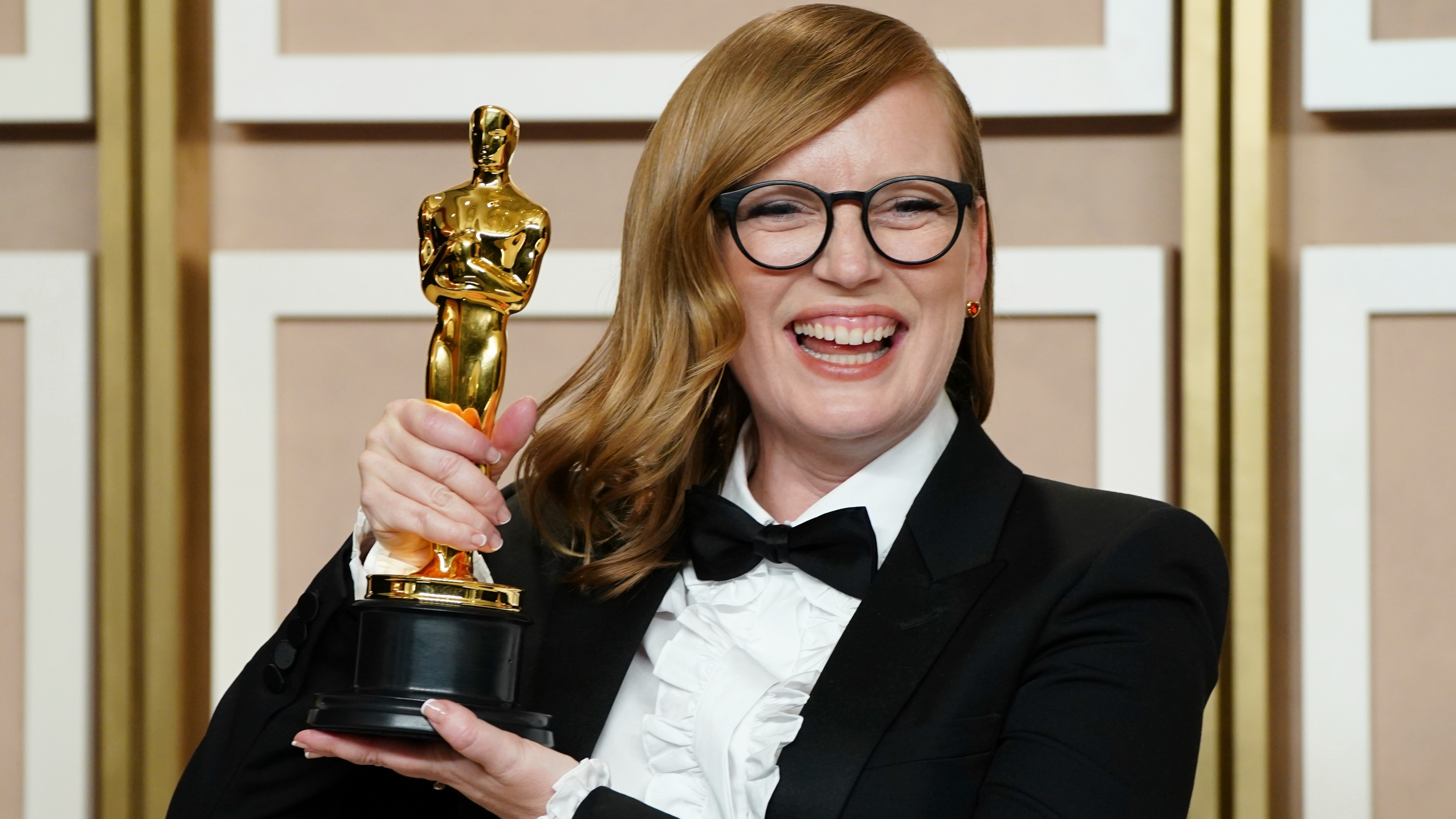 Screenwriter Sarah Polley told to return Oscar in child’s April Fools ...