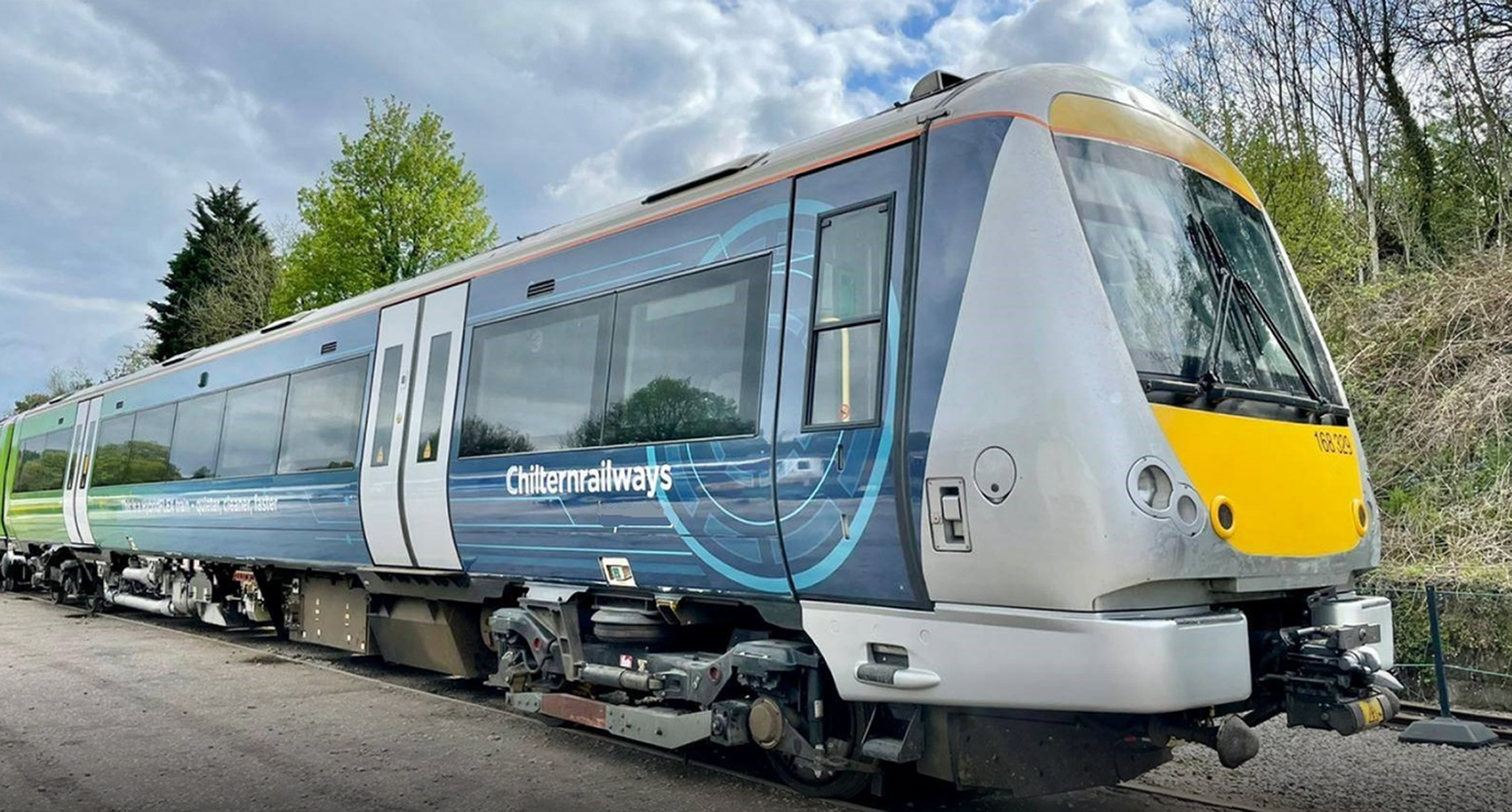 UK’s first 100mph battery-diesel hybrid train enters passenger service ...