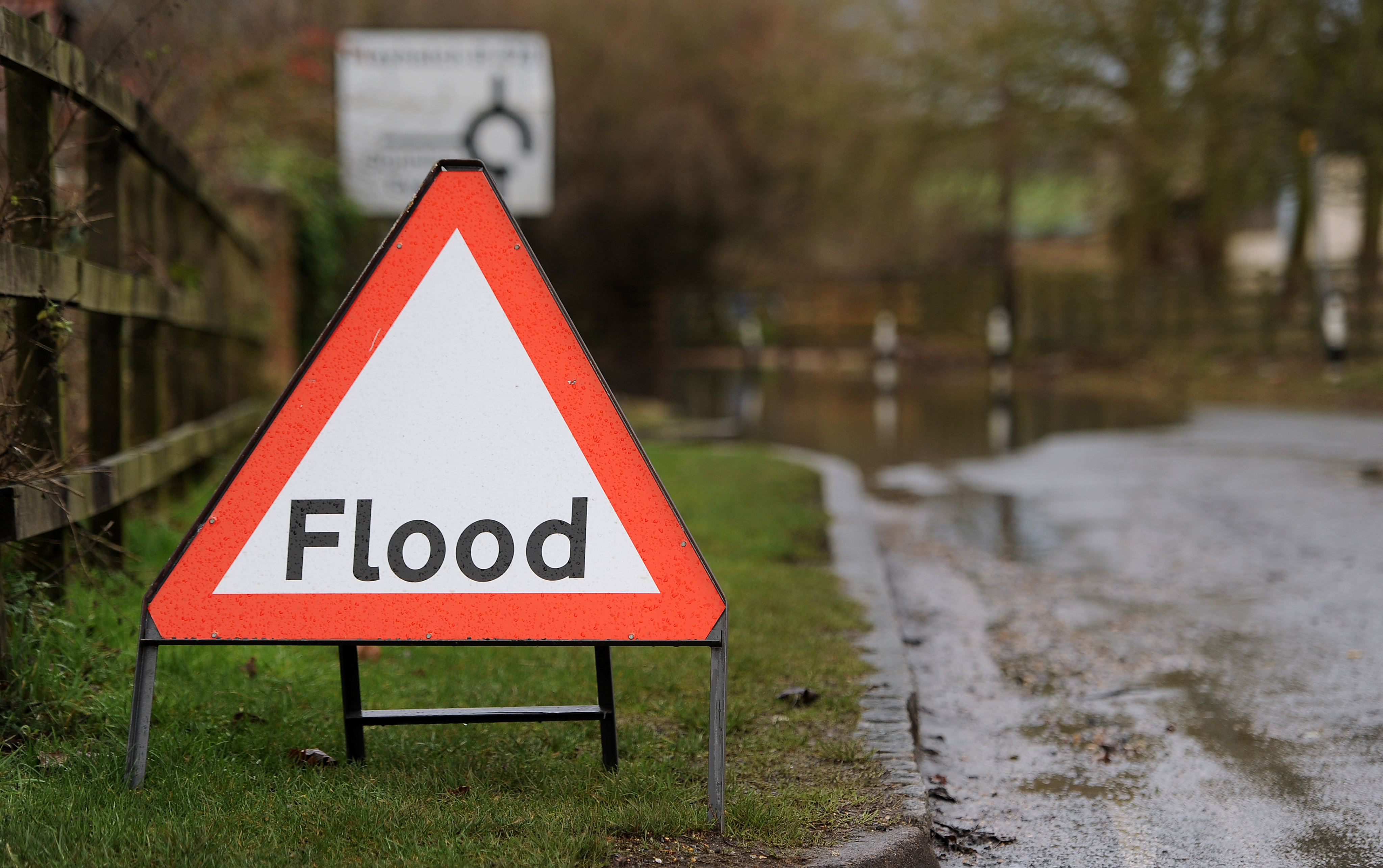 Rain warning for Northern Ireland and Scotland as flood alerts ...