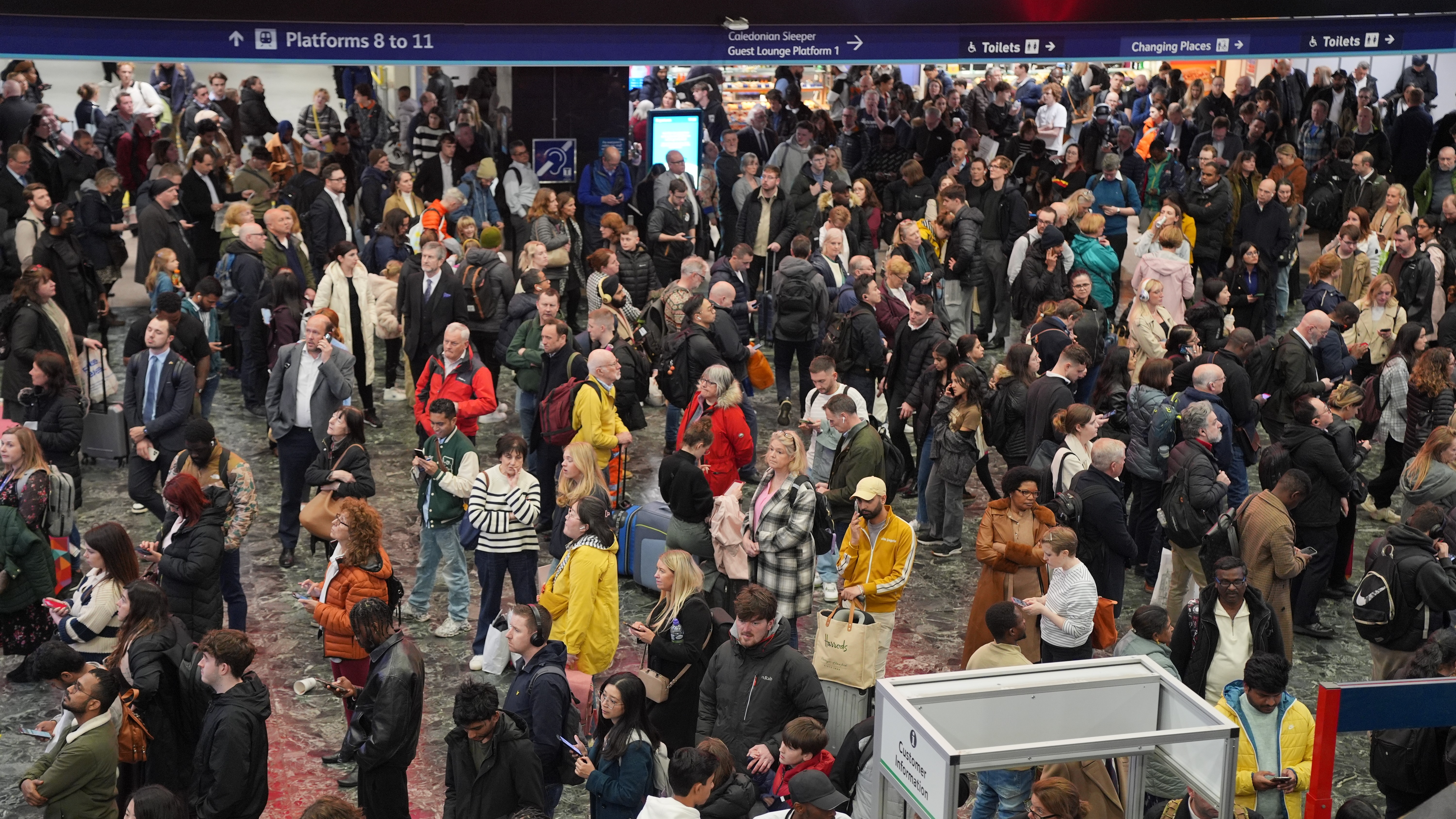 Overcrowding at London Euston puts passengers 'in danger' says watchdog ...