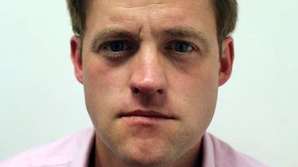 Top barrister jailed for 14 months after trying to buy drugs from ...