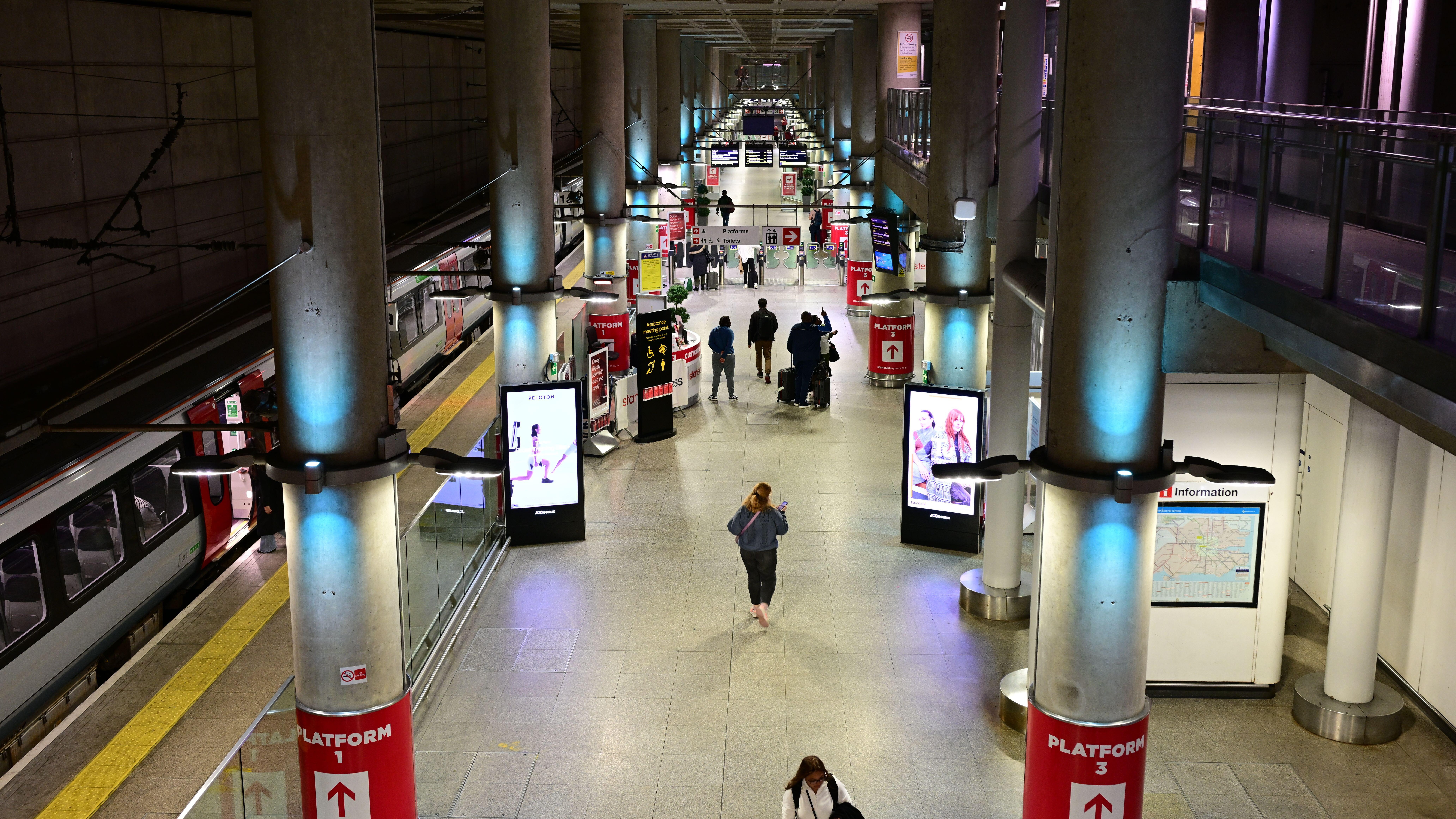 Train travel to London airports will be made easier in time for ...