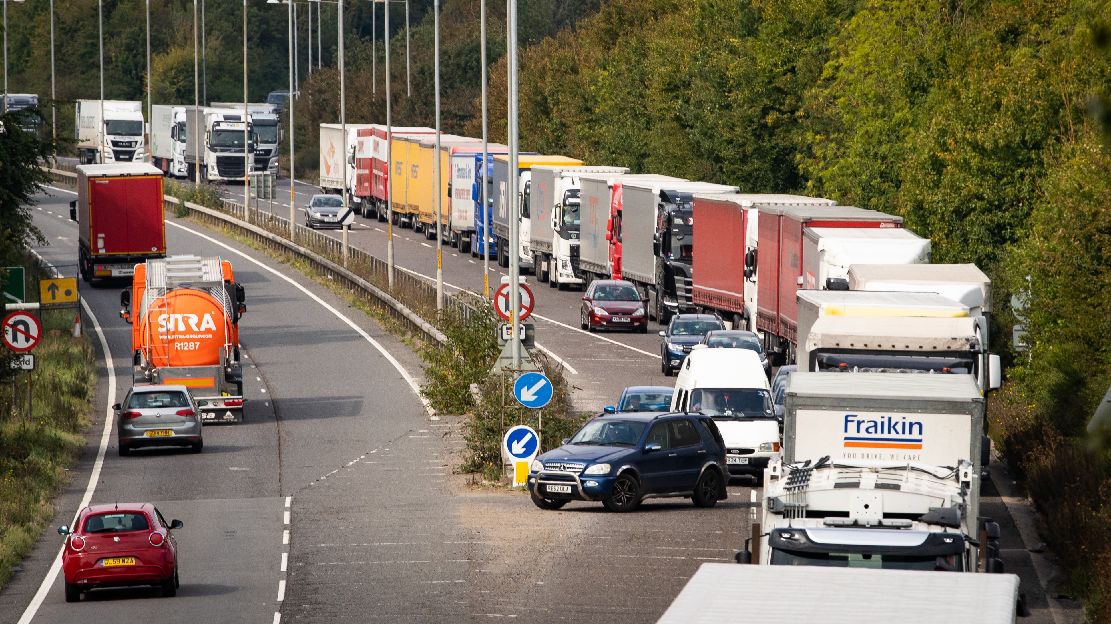 Michael Gove reveals lorries will need permits to enter Kent to avoid ...