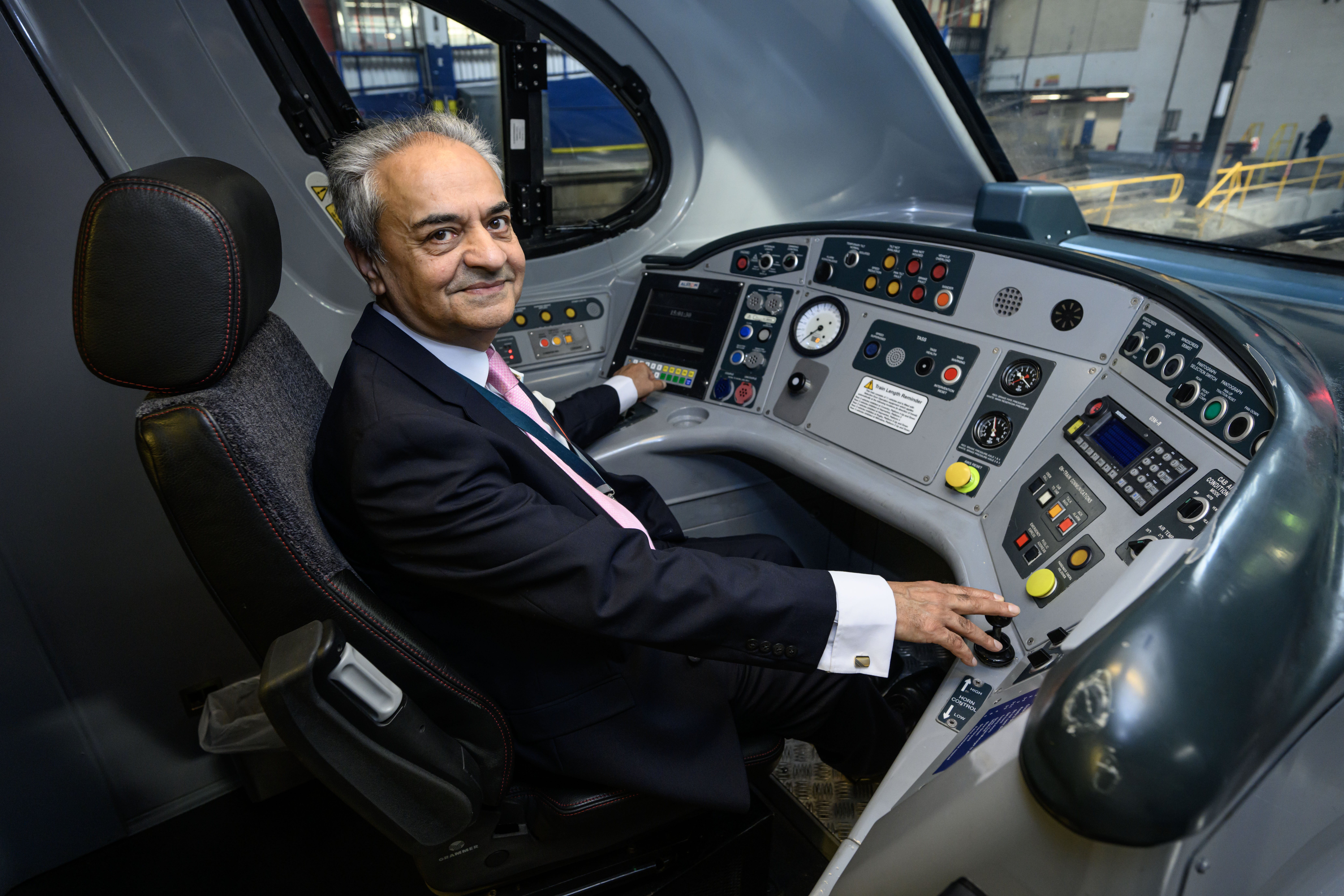 Avanti West Coast train driver completes final journey to London to end ...