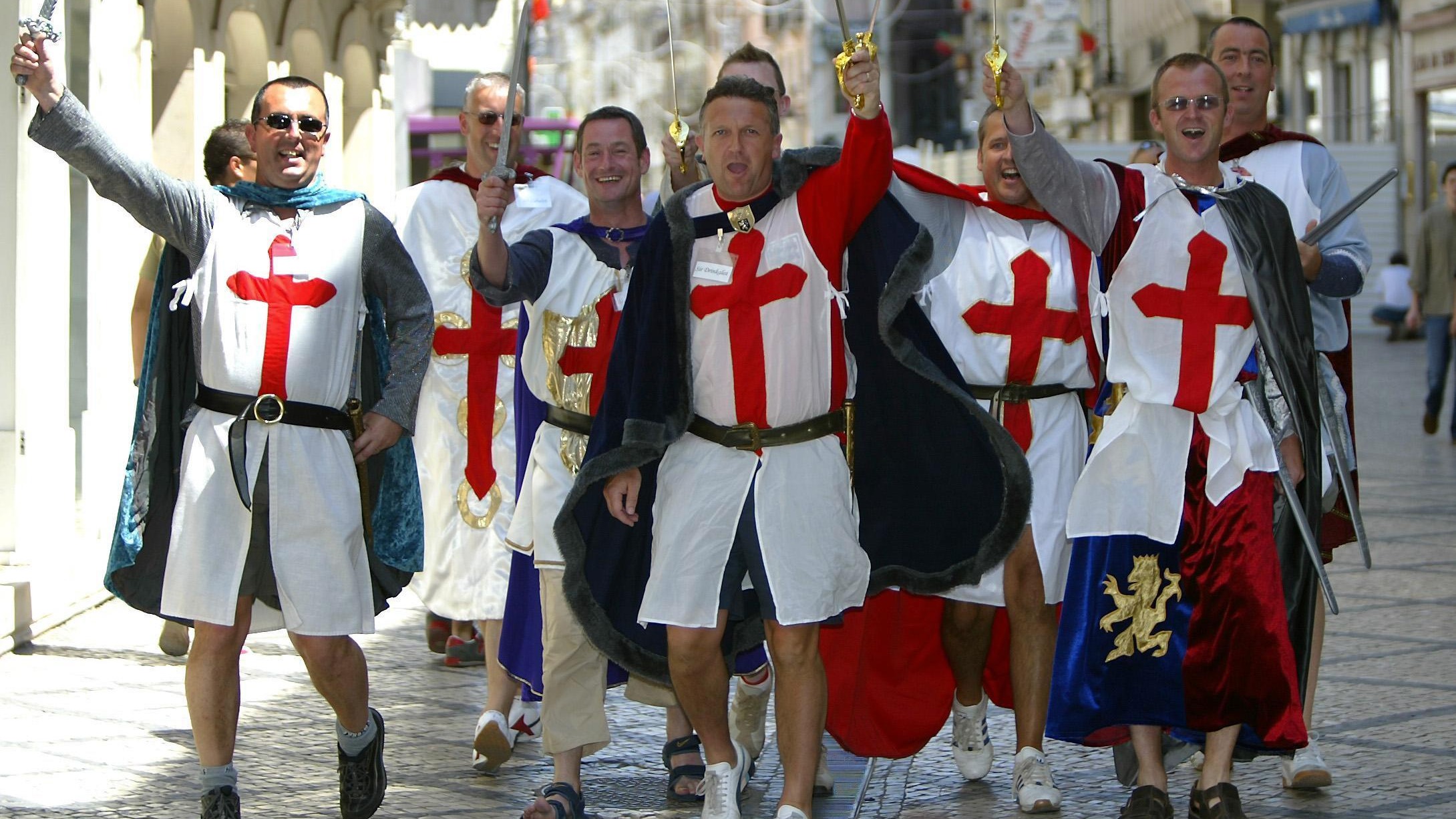 Fifa bans fans from dressing as crusaders at England versus USA match ...
