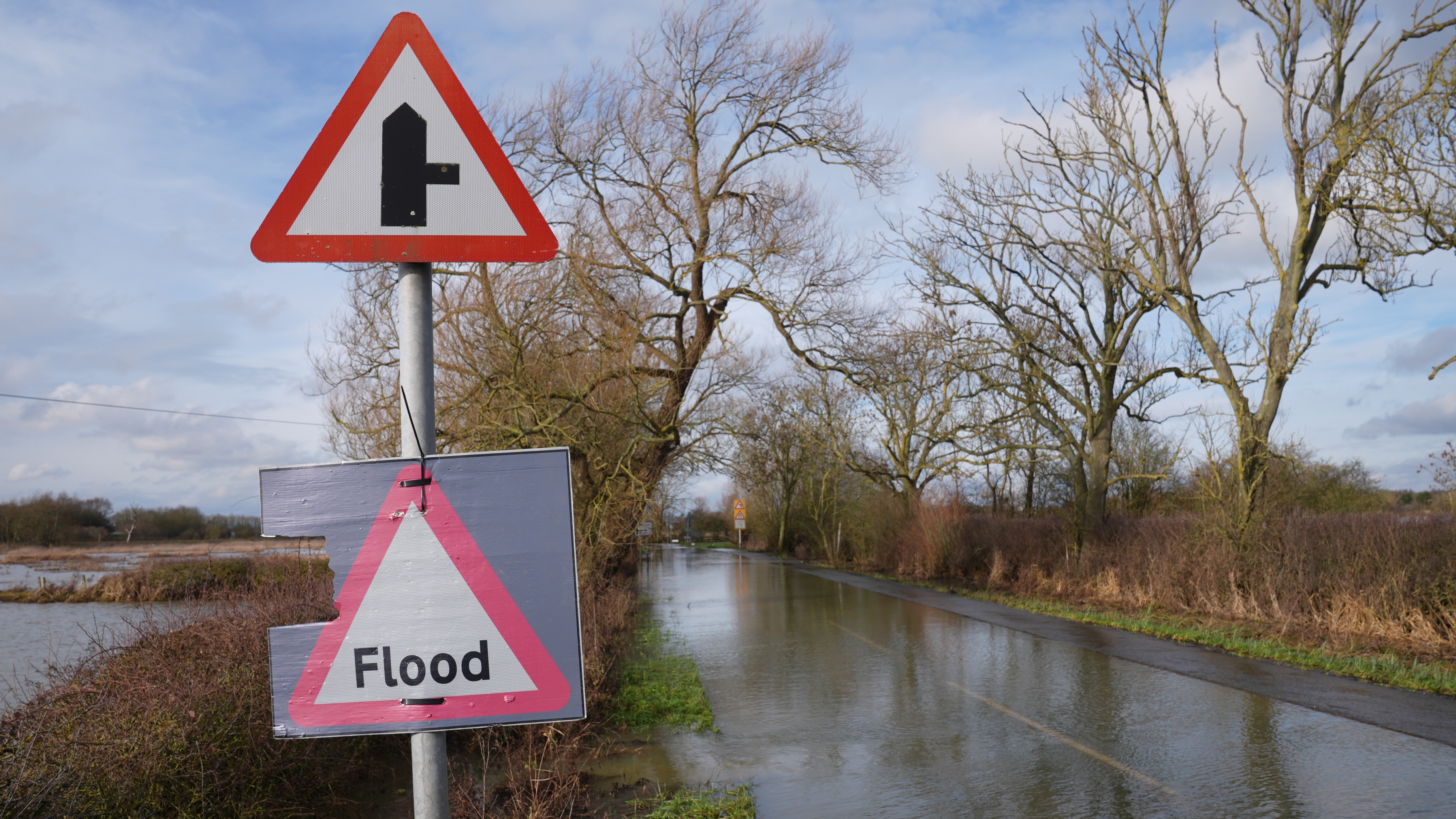 Almost 100 areas warned to expect flooding as downpours continue | ITV News