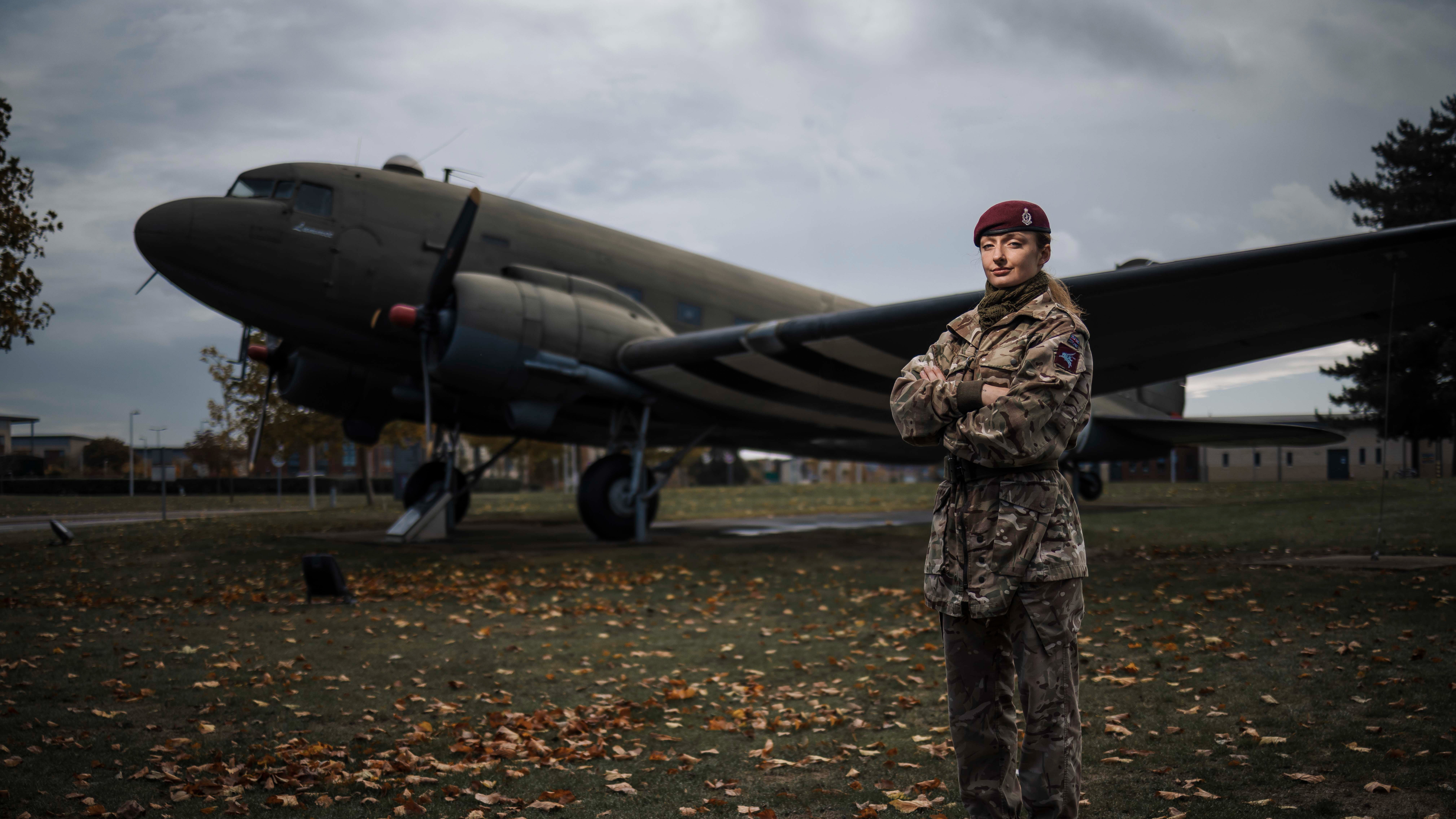 First female soldier passes demanding Airborne Forces test | ITV News