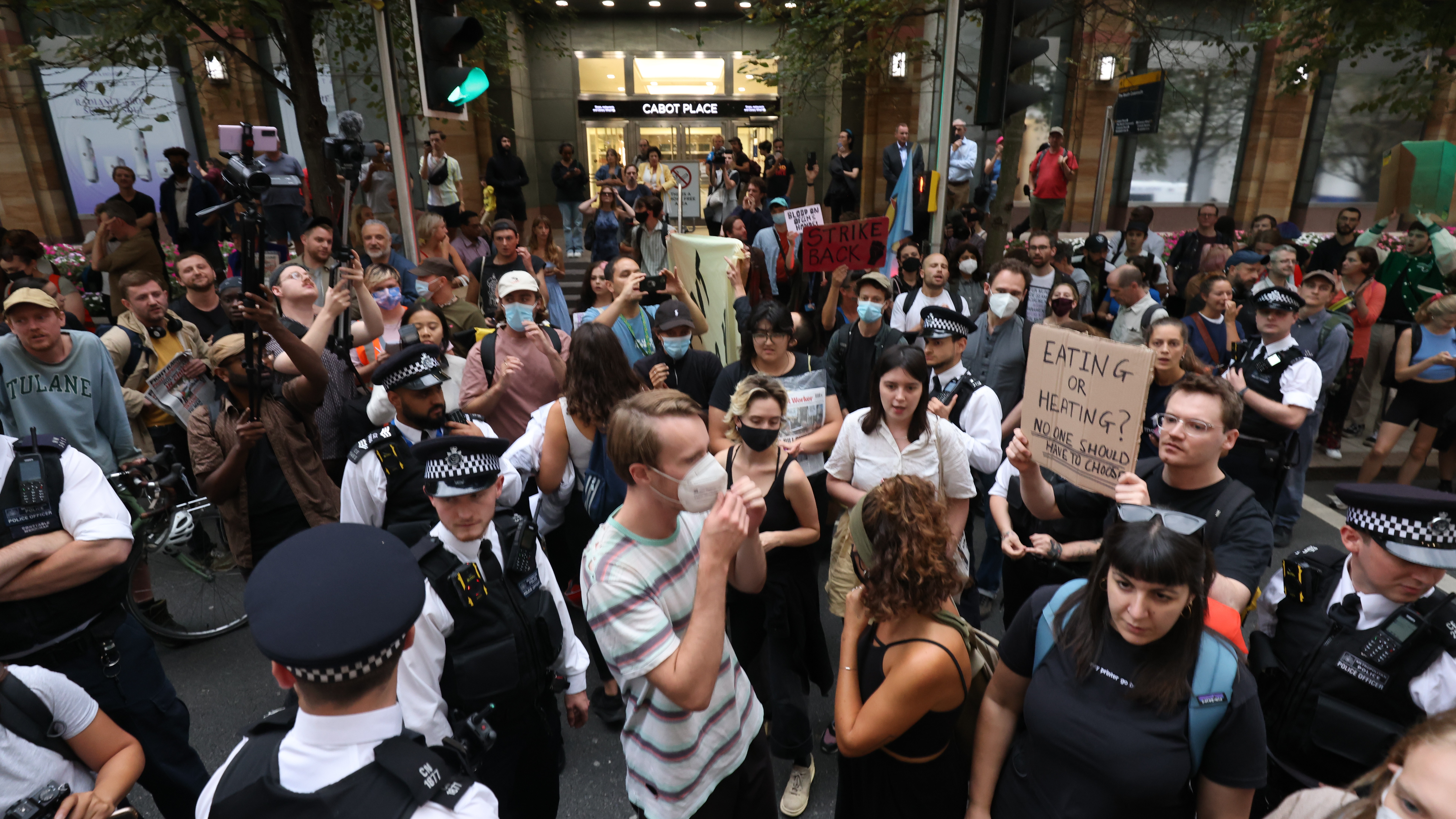 Cost of living: Don't Pay UK protesters ramp up call for ‘payment ...