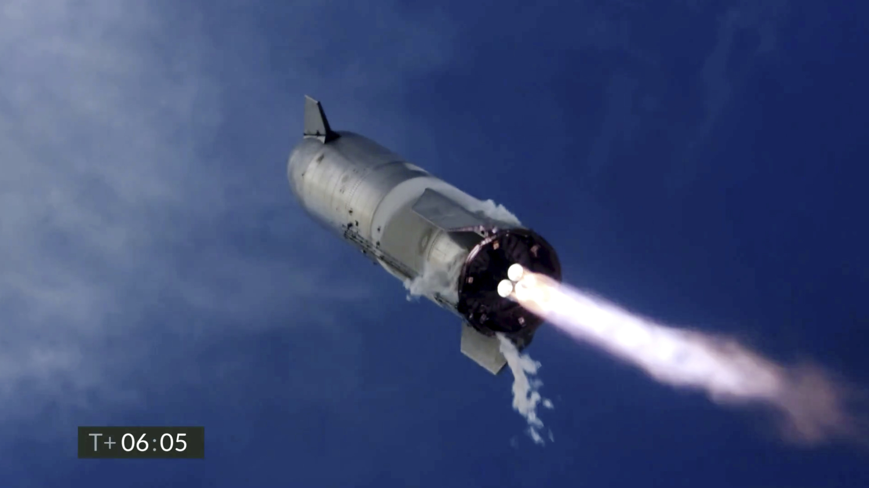 SpaceX's Starship rocket explodes just minutes after landing in Texas ...