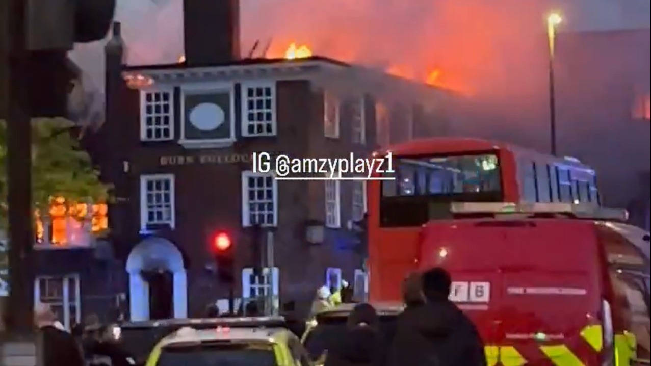 Mitcham pub fire: About 80 firefighters called to battle blaze at ...