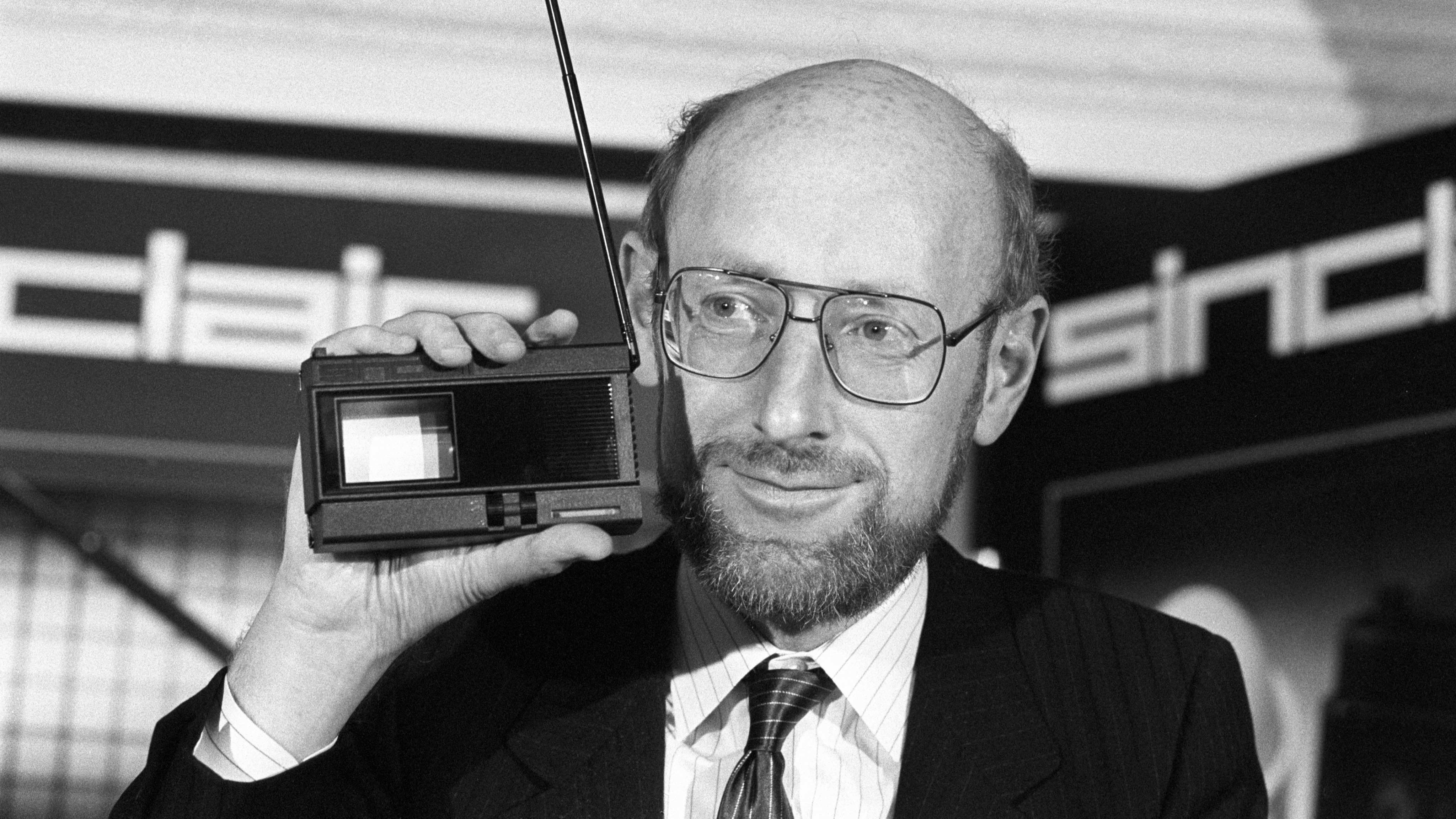 Sir Clive Sinclair: Home computing pioneer and pocket calculator ...