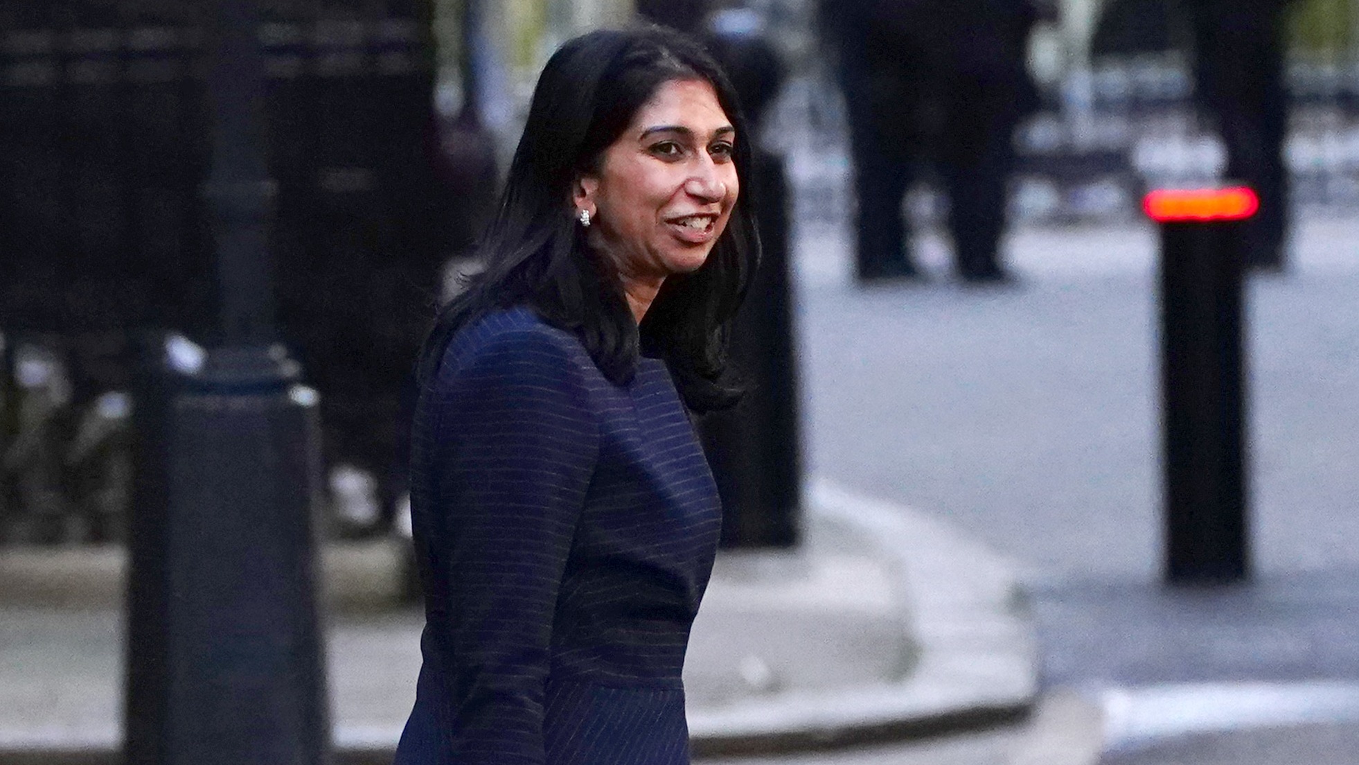 Braverman under pressure to fix migrant crisis as legal threat looms ...