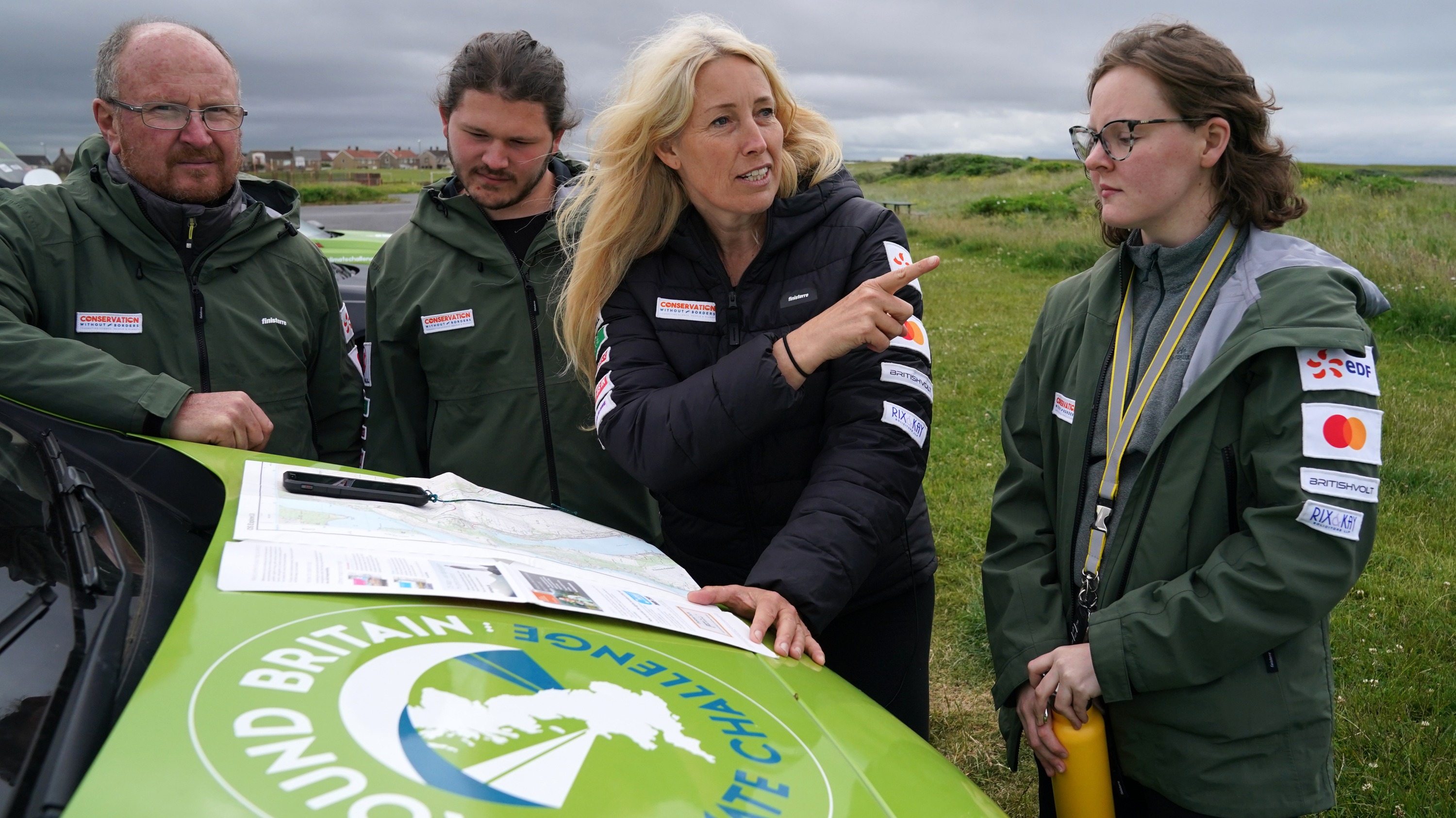 'Human swan' Sacha Dench's family pay tribute to her support ...