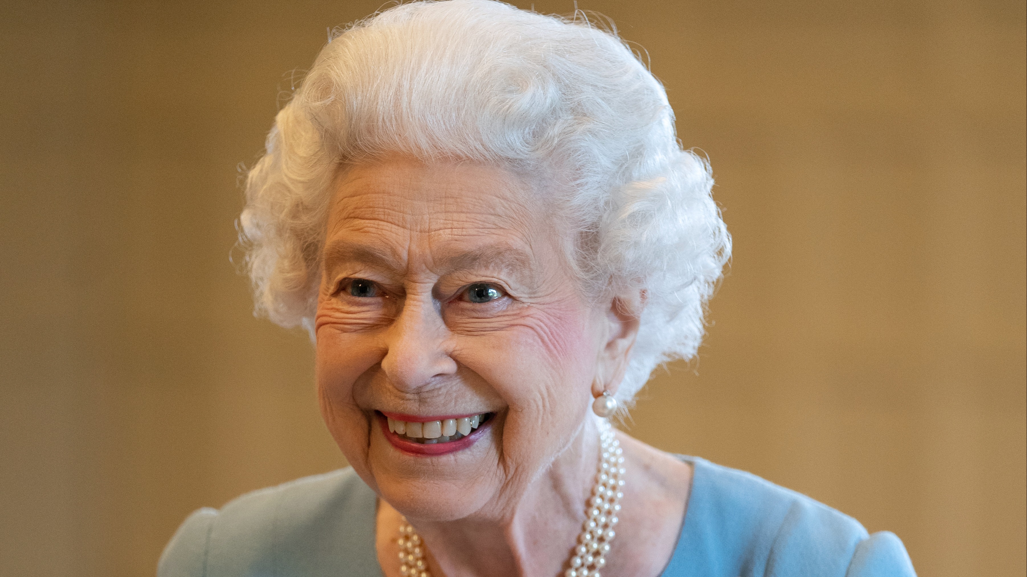 Queen flies to Sandringham in Norfolk to celebrate 96th birthday | ITV ...