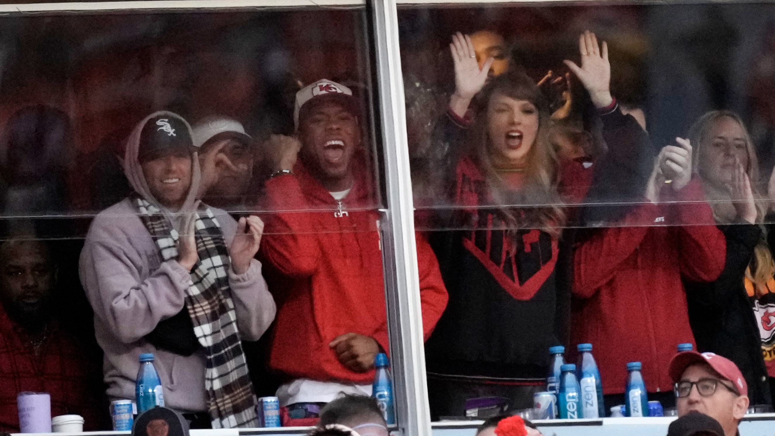 Travis Kelce's barber says 'determined' Taylor Swift will be at Super ...