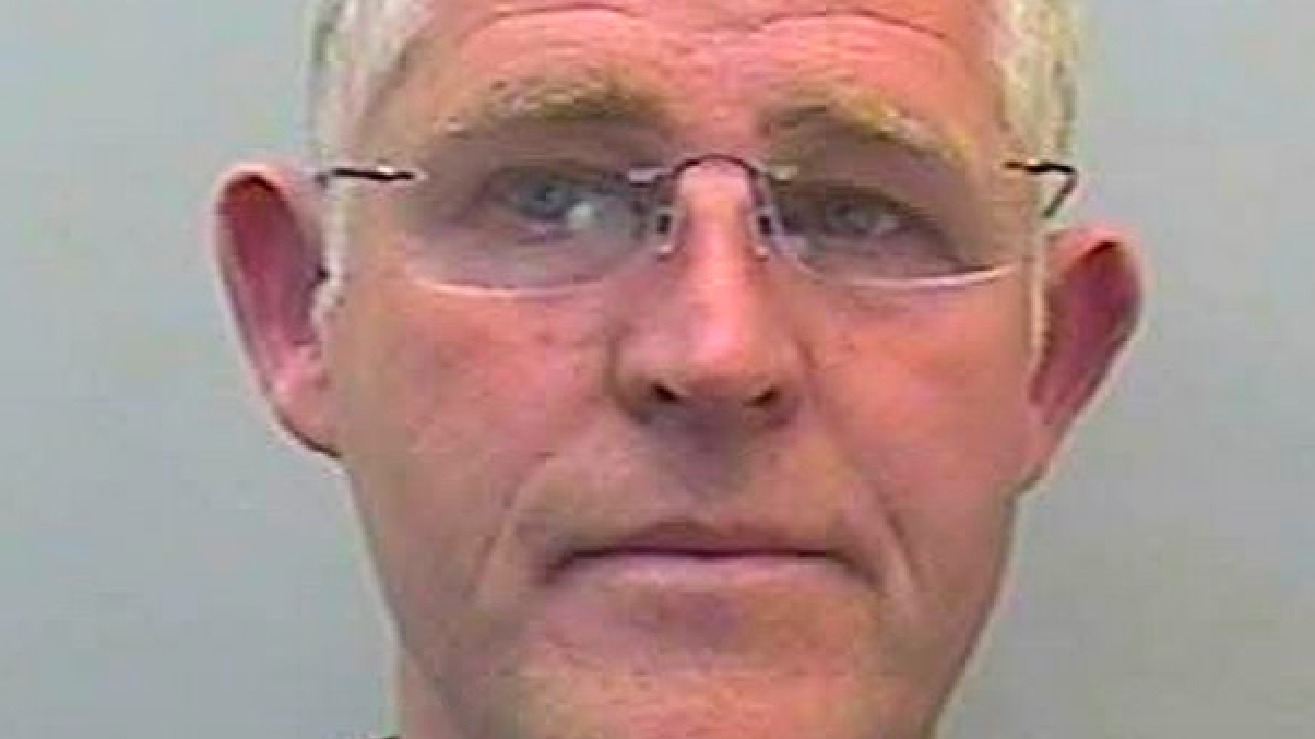 Disgraced former Exmouth mayor stripped of titles after jail conviction ...