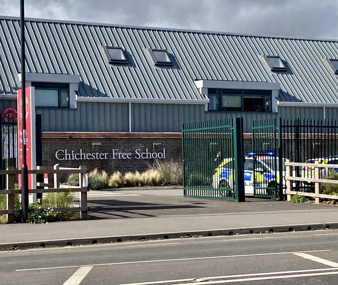 Emergency crews called to Chichester school as 4 pupils suffer severe ...