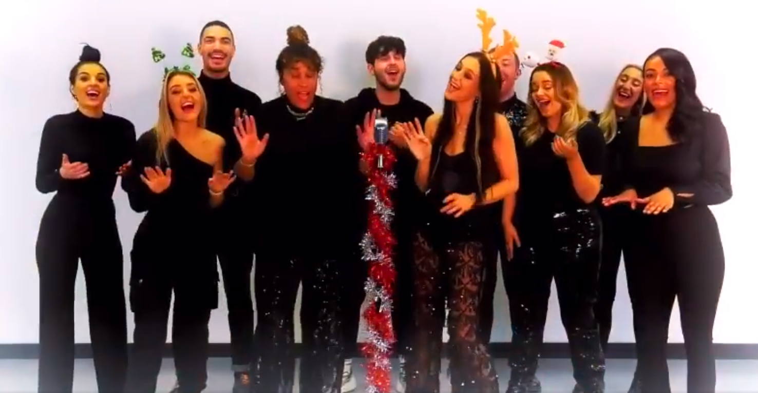 Robbie Williams joins forces with Liverpool LMA Choir to record ...