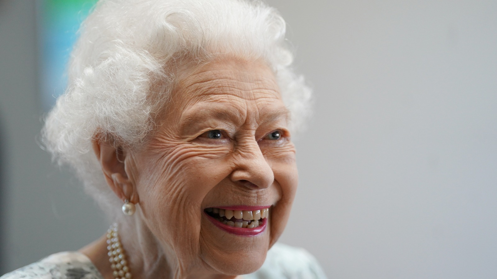The Queen to miss the Highland Games in Scotland due to mobility issues ...