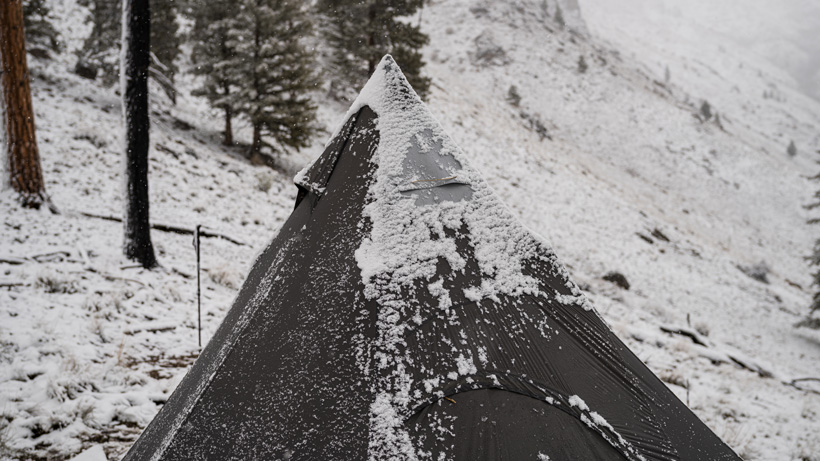 Snow while hunting friend or foe // GOHUNT. The Hunting Company