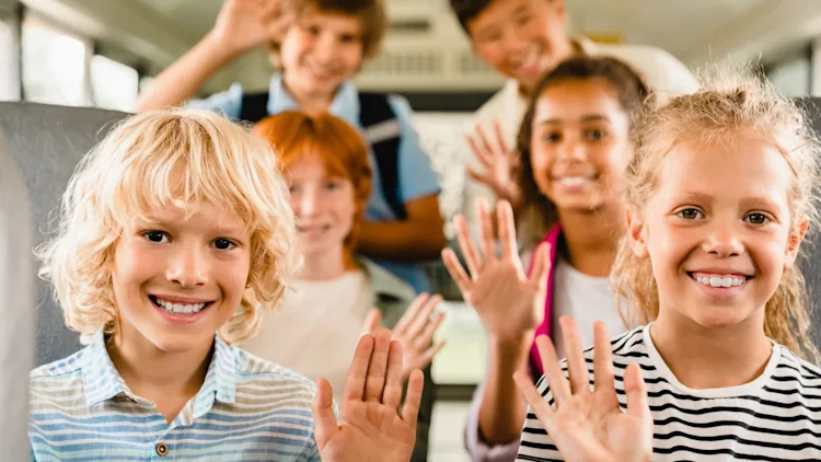 Greetings in Chinese: 8 Ways to Say Hello in Chinese