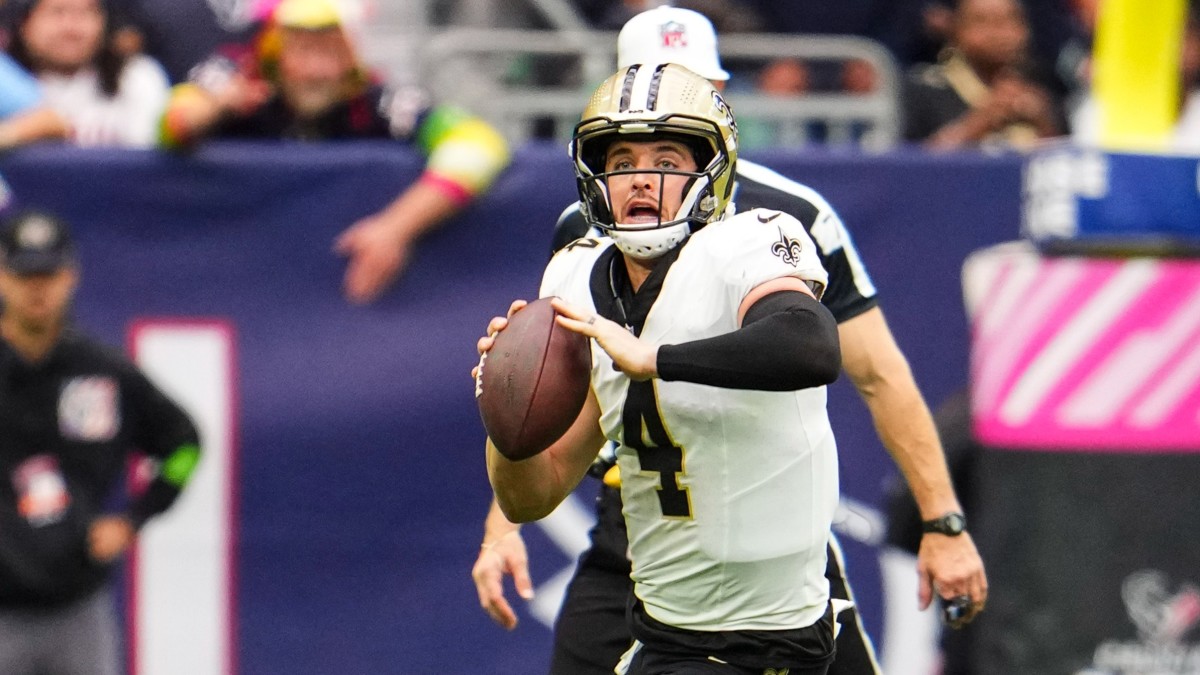 NFL Passing Props: Targeting Derek Carr on the Week 18 QB Cheat Sheet