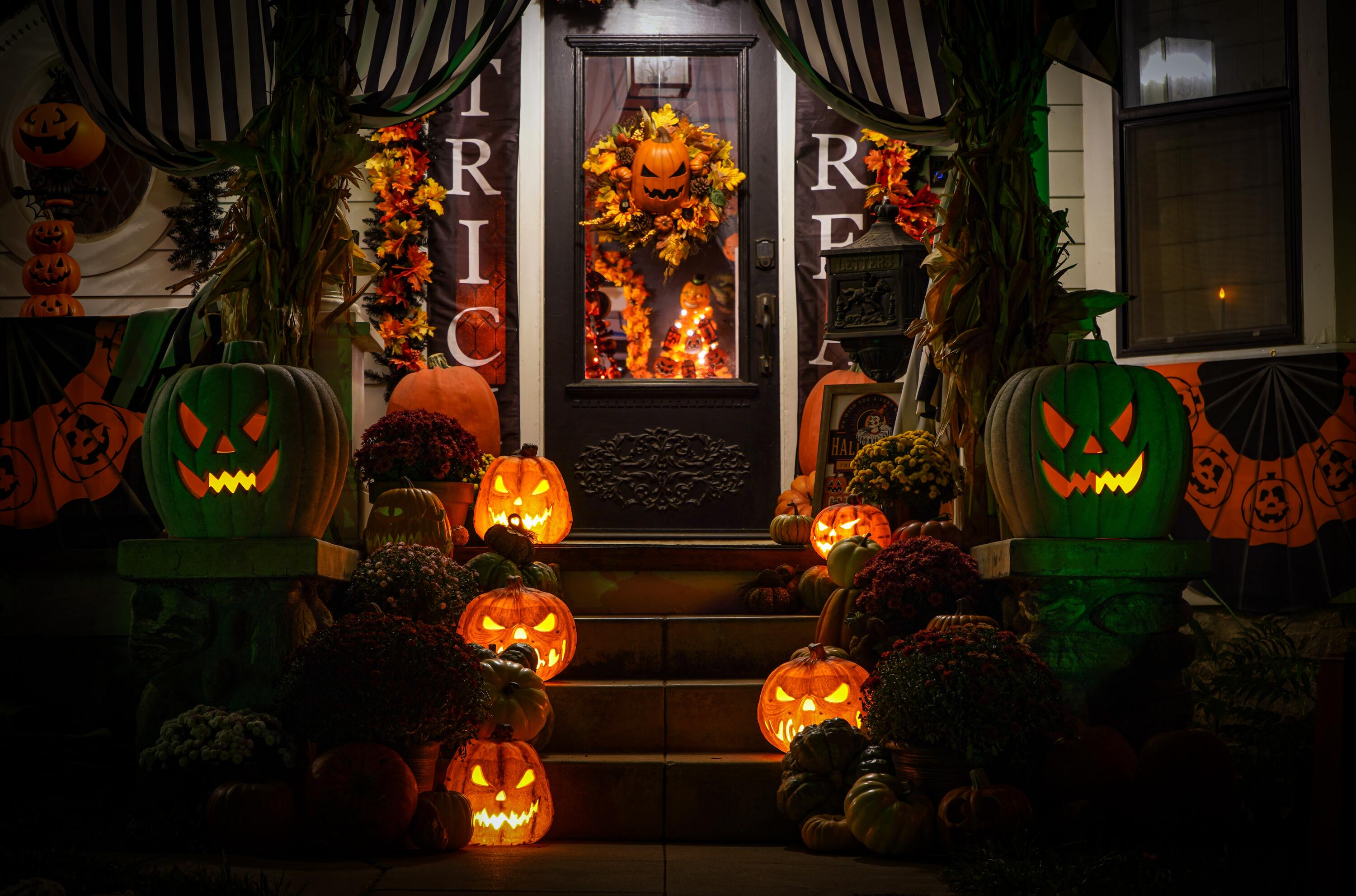 Transform your porch into a spooktacular Halloween (visual) treat