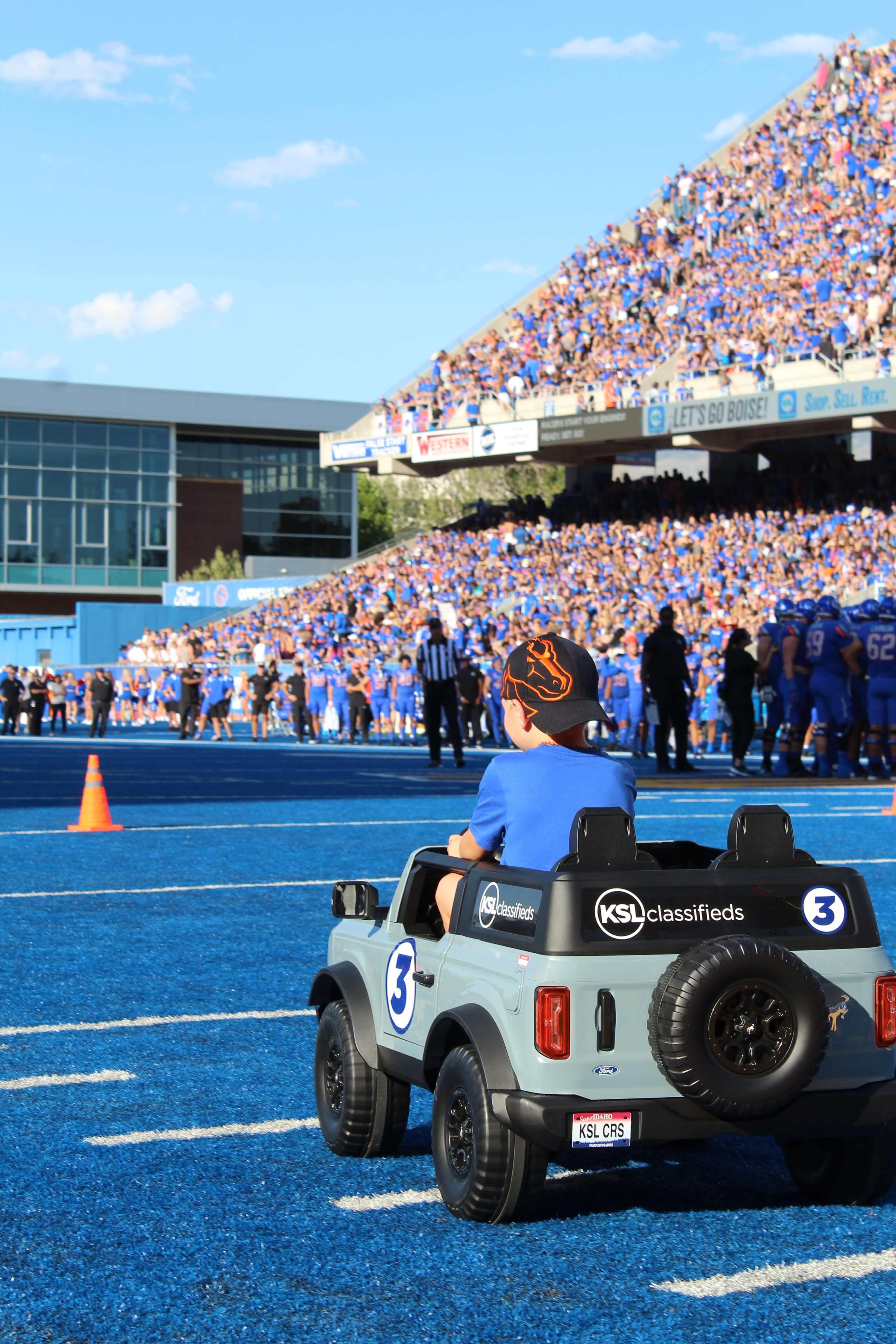 Younger brother wins big at Boise State game