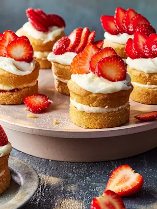 Summer Baking Ideas | M&S Food