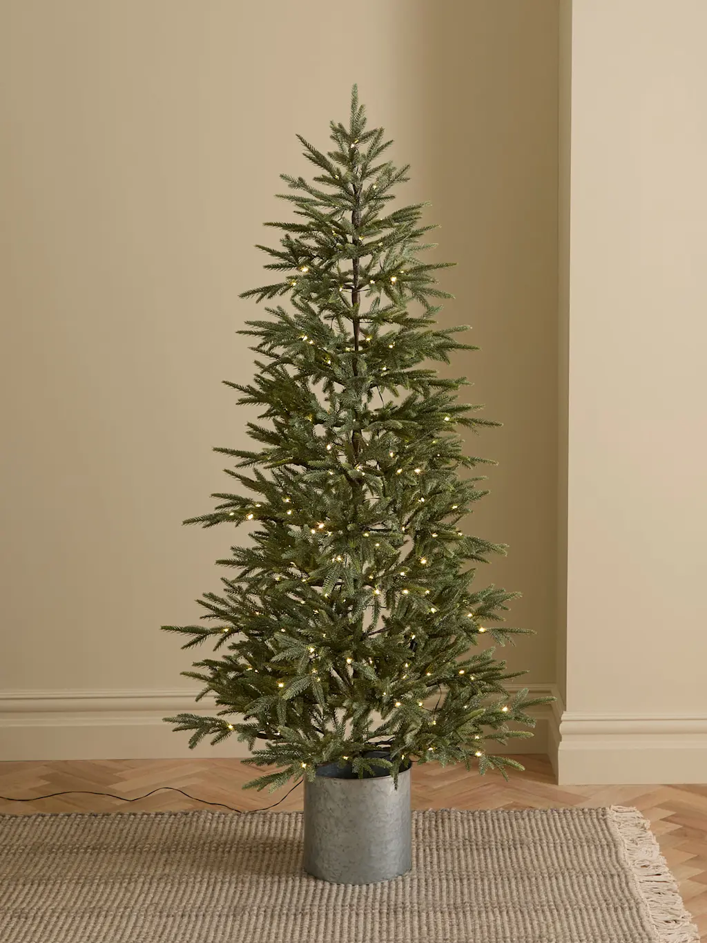 Buying Guide: How To Choose A Christmas Tree | M&S