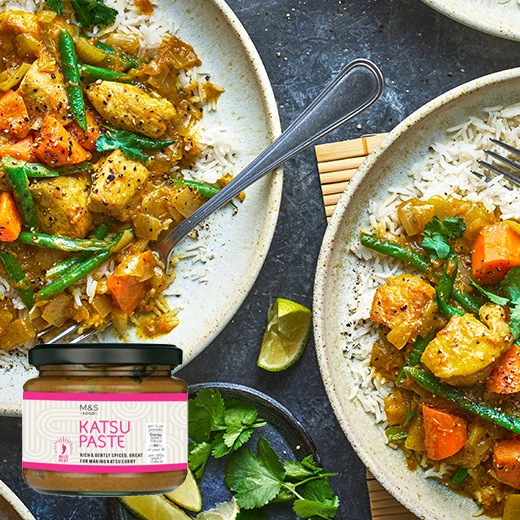 7 cupboard essentials to make curry in minutes | M&S Food