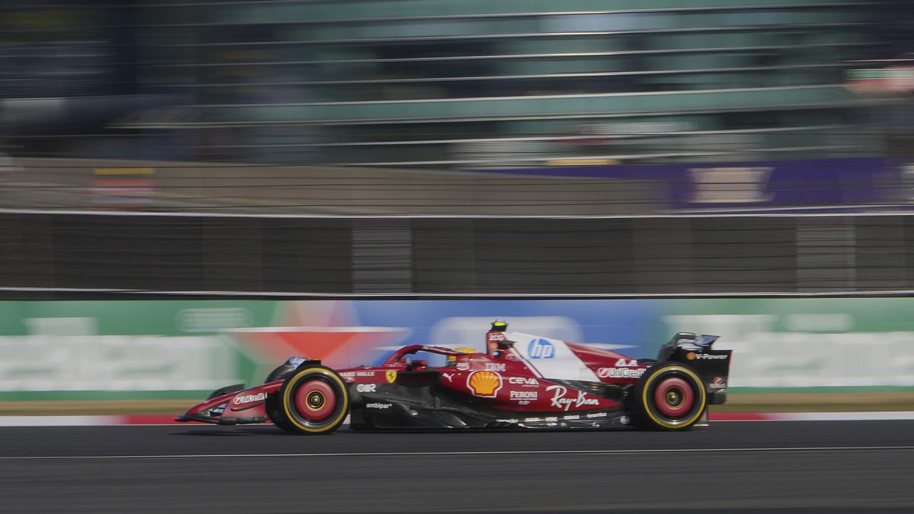 Hamilton wins sprint pole at Formula 1 Chinese GP