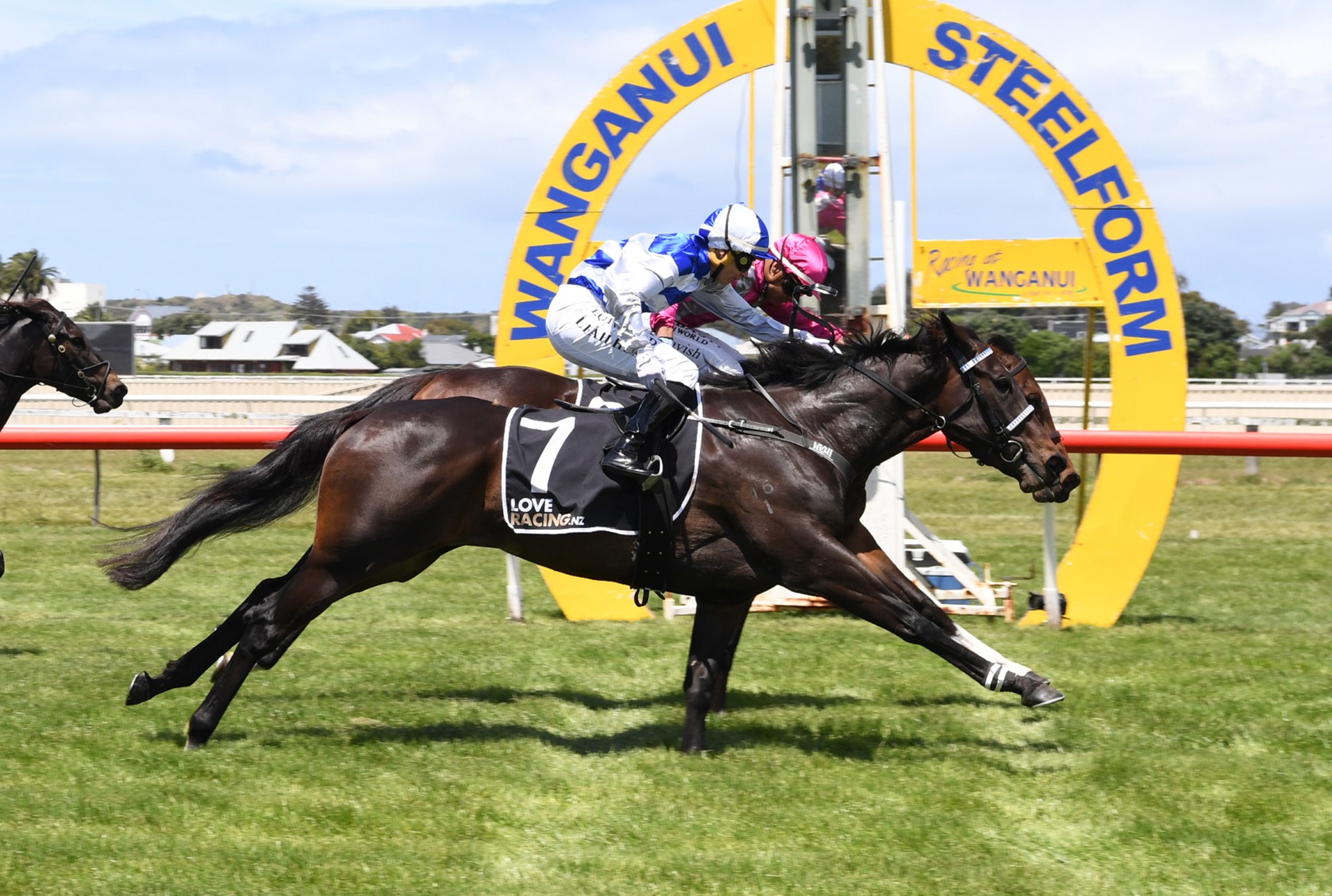 Sesimbra scores in dramatic fashion at Wanganui